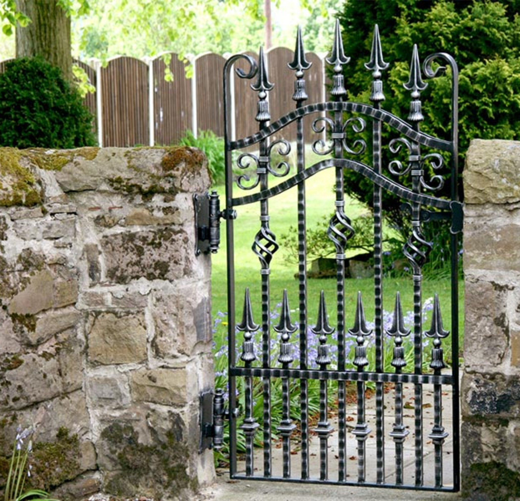 TAIMCO Modern Doodle Design Metal Gate - Wayfair Canada