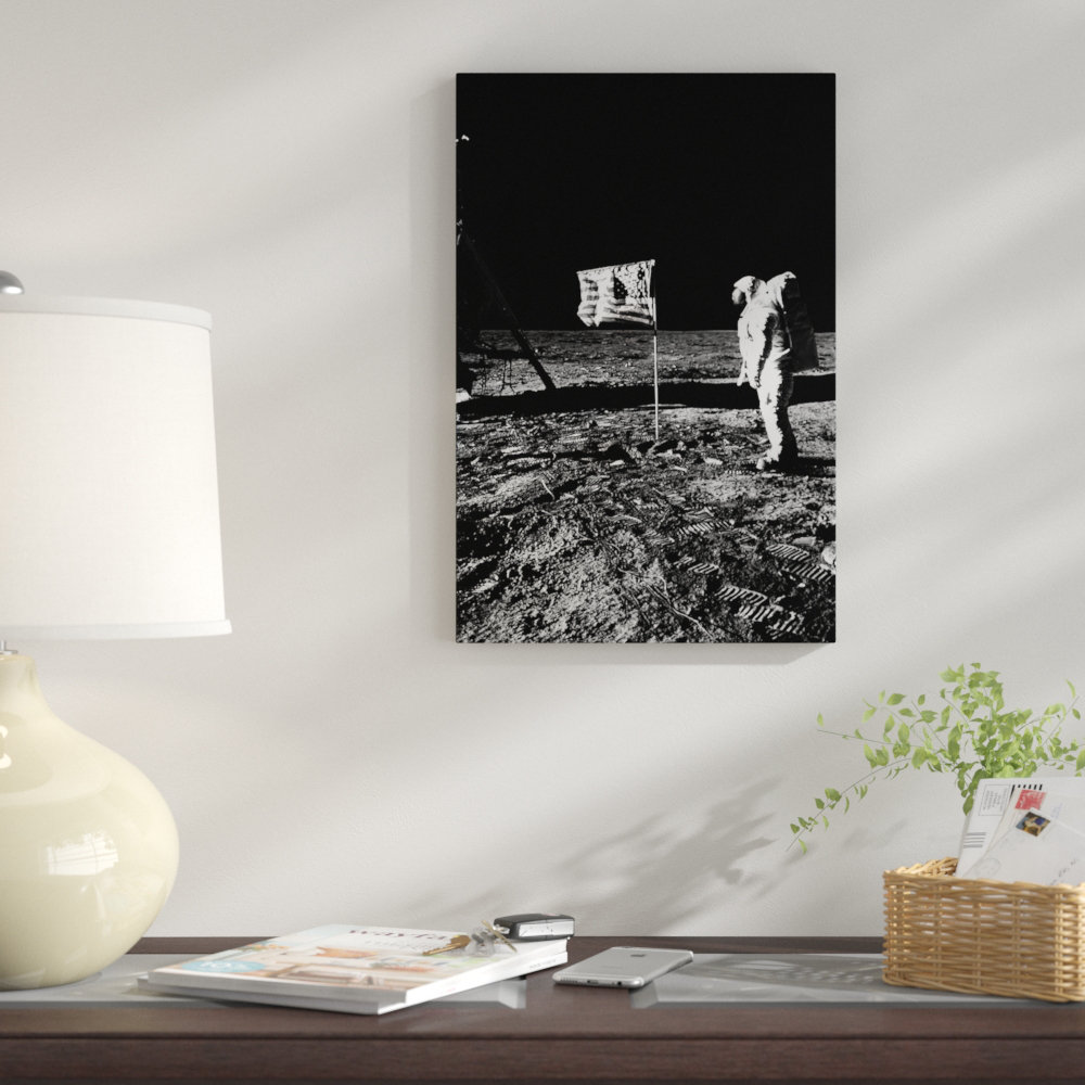 East Urban Home '1969 Astronaut US Flag and Leg of Lunar Lander on the ...