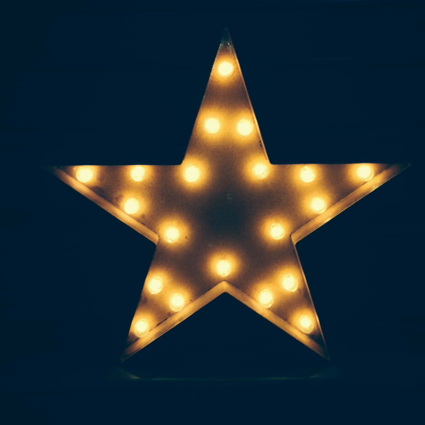 Williston Forge Star Steel Marquee Sign Wall Décor & Reviews | Wayfair