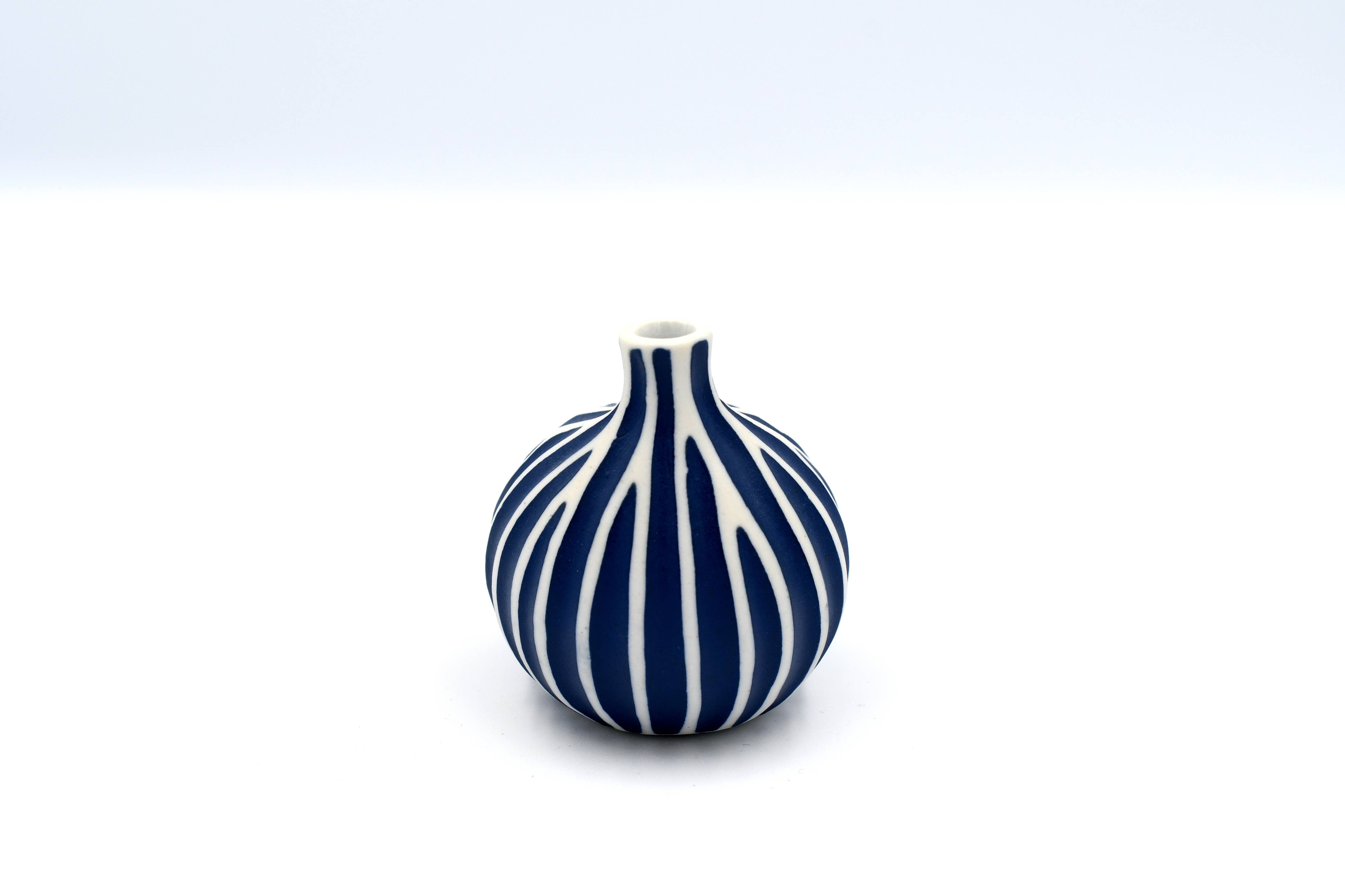 Wrought Studio Hucksley Bud Porcelain Table Vase - Wayfair Canada