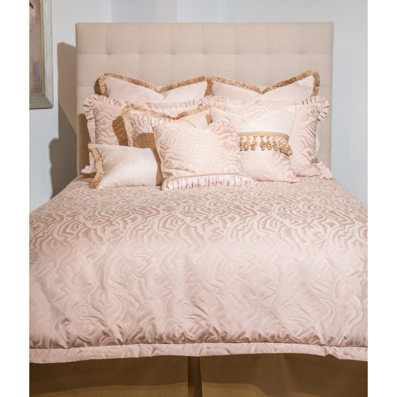Michael Amini / Kathy Ireland Home Designs Distinctive Bedding Designs ...