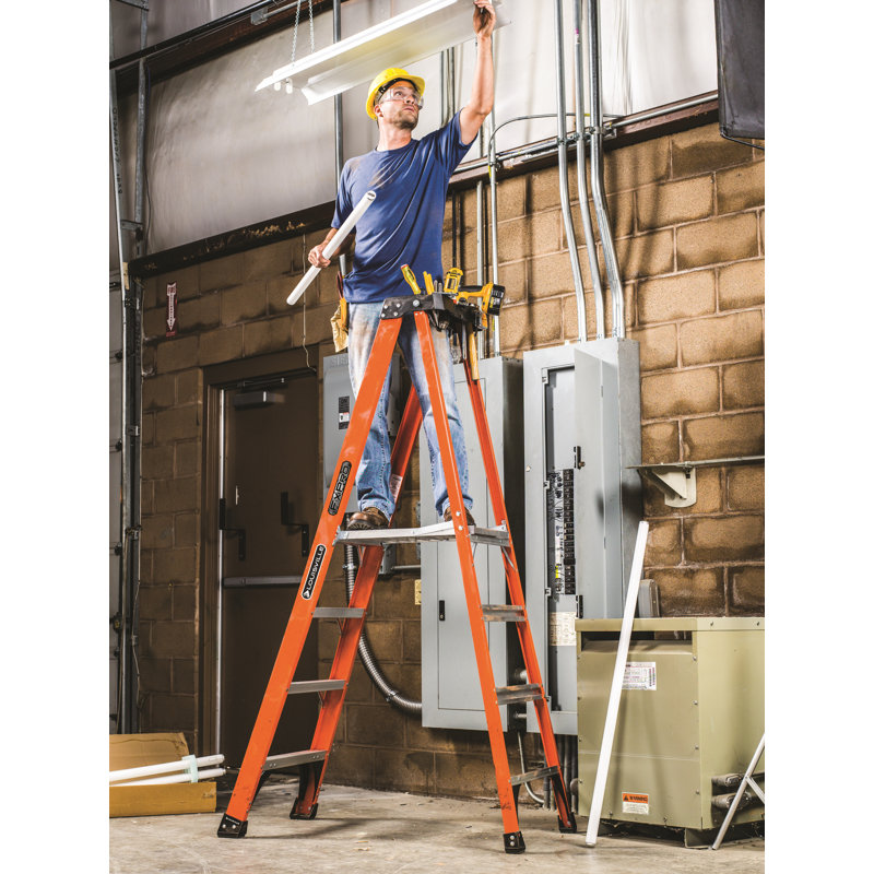 Louisville Ladder 8 ft. Fiberglass Pinnacle PRO Platform Ladder with ...