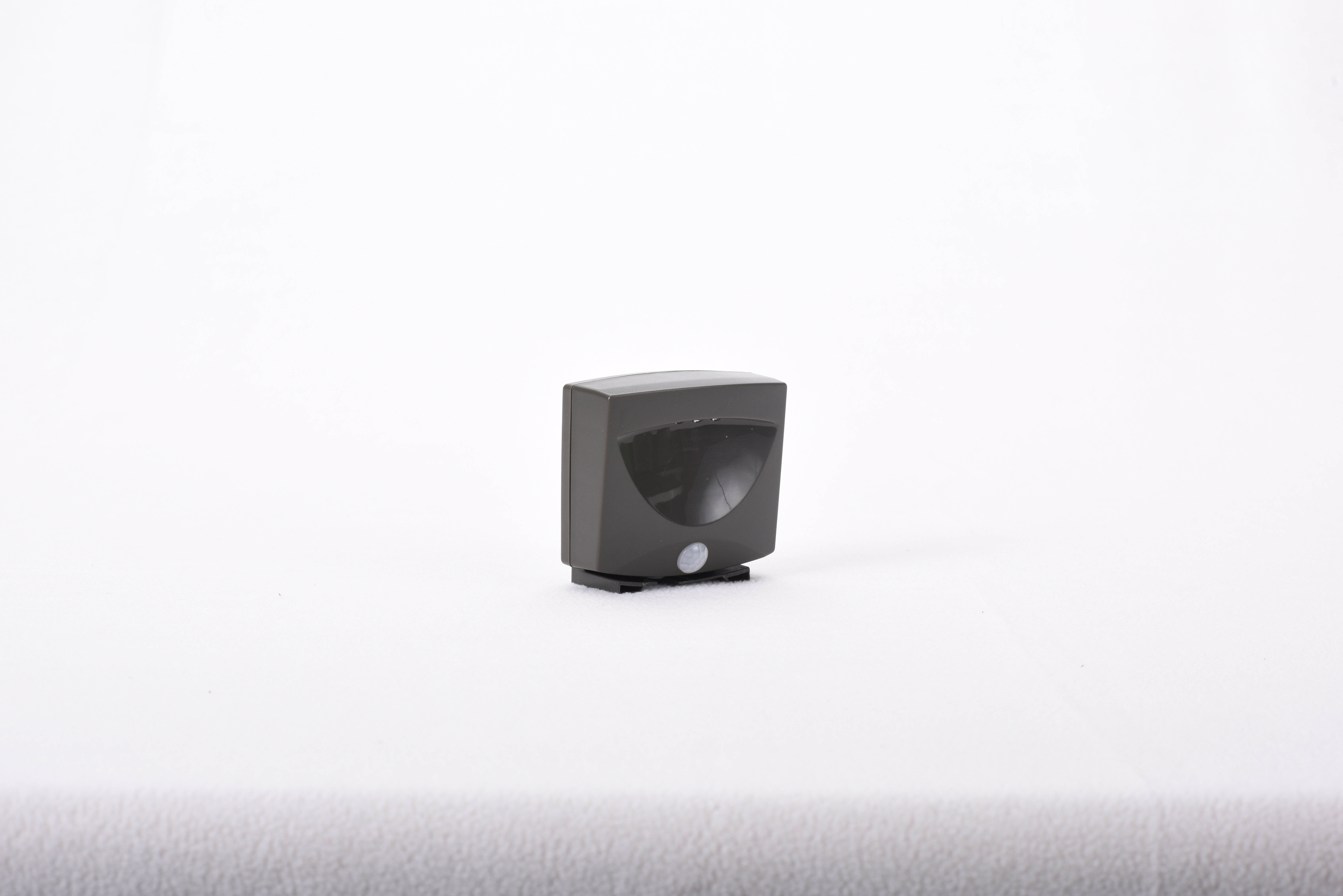 Maxsa Innovations Battery-Powered Motion-Activated Indoor/Outdoor Night ...