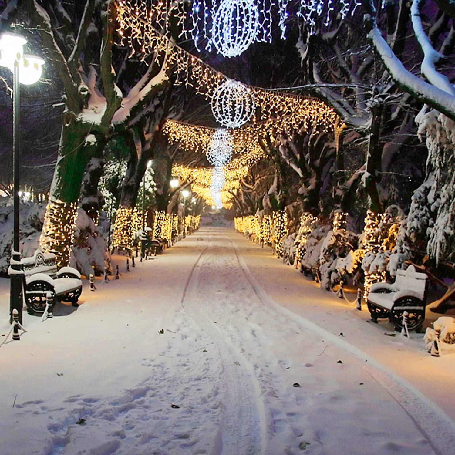 The Holiday Aisle® 465.6' 400 - Bulb Icicle Lights String Light | Wayfair