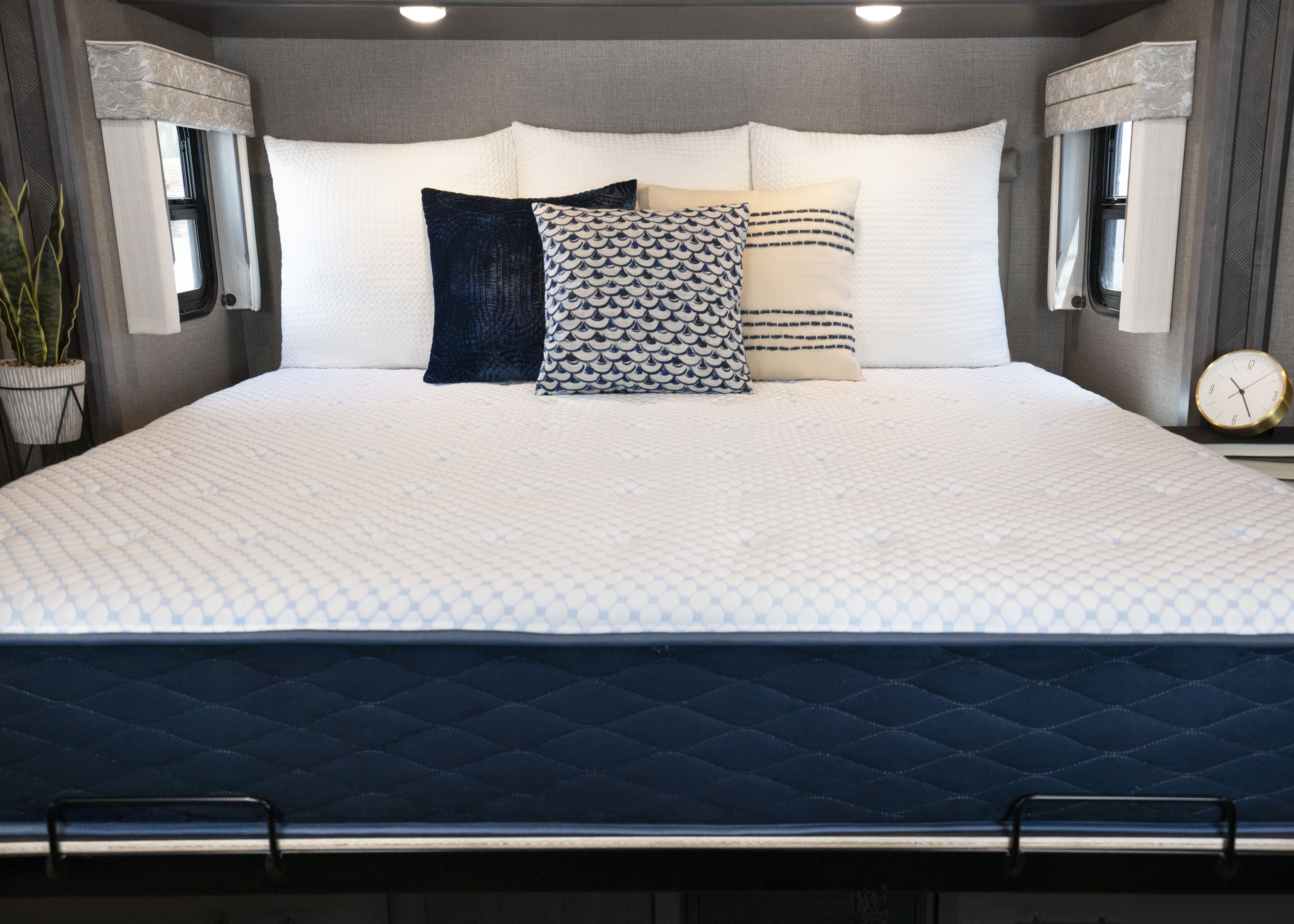 Brooklyn Bedding Dreamfoam Hybrid 10" Mattress with Cool to Touch ...