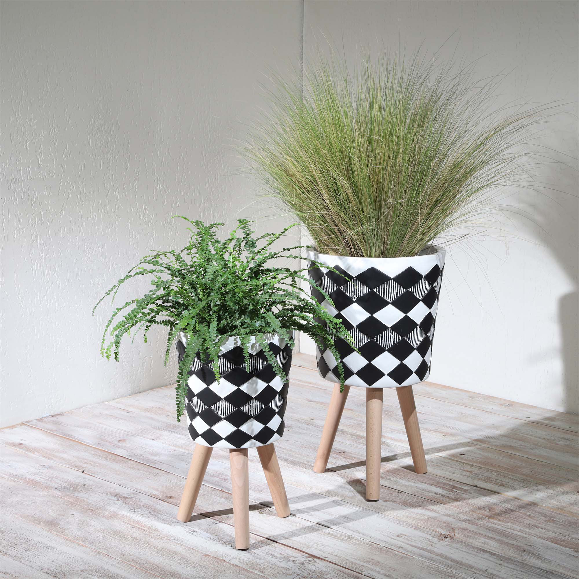 George Oliver Versatile Planter with Wood Legs for Various Plants and ...