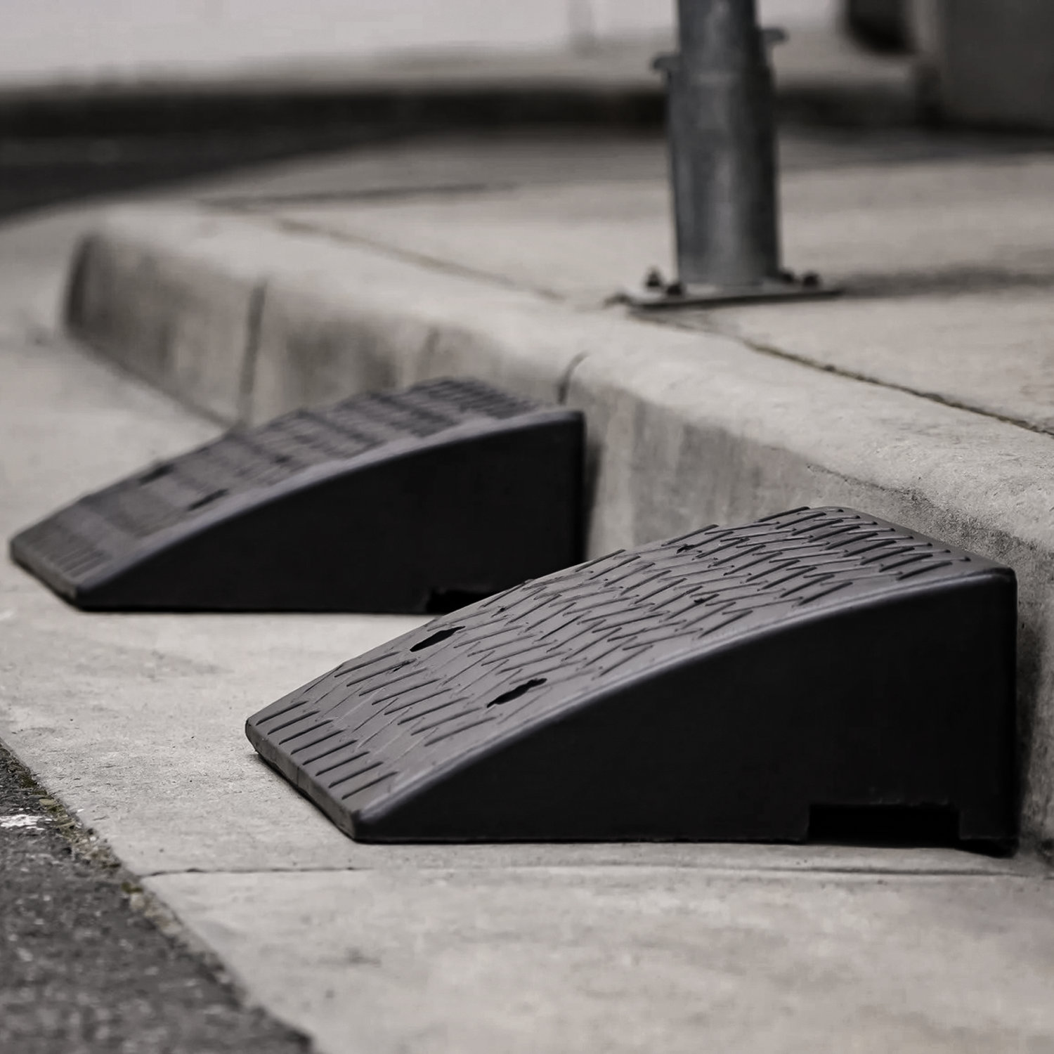 MoNiBloom Rubber Curb Ramps, 4" Rise Height Heavy Duty Threshold Ramp ...