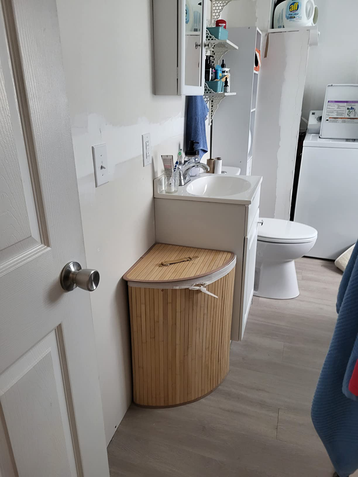 MODVAT Black Corner Bamboo Laundry Hamper with Lid and Removable Liner ...