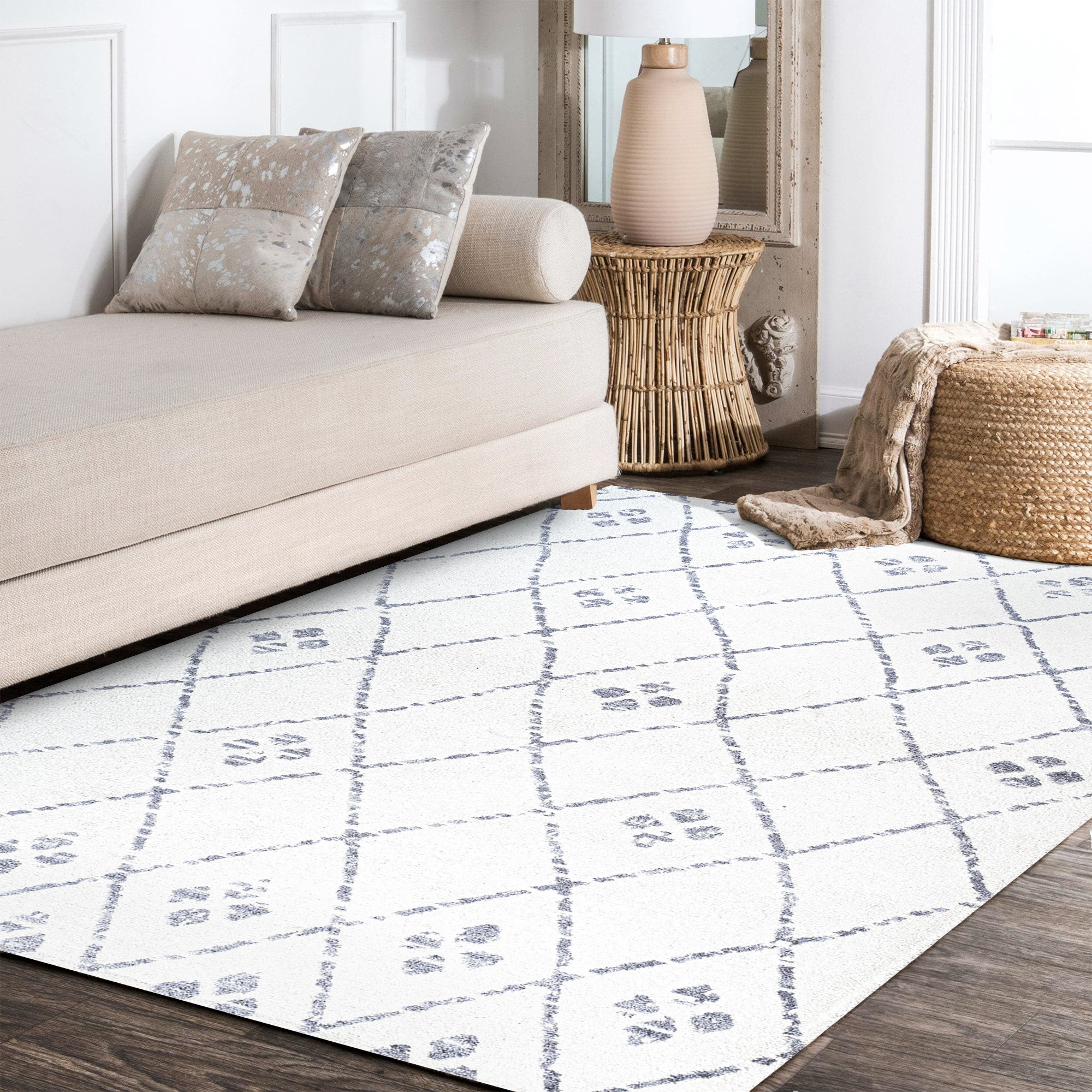 Union Rustic Kindle Moroccan Geometric Diamond Ivory/Light Gray Rug ...