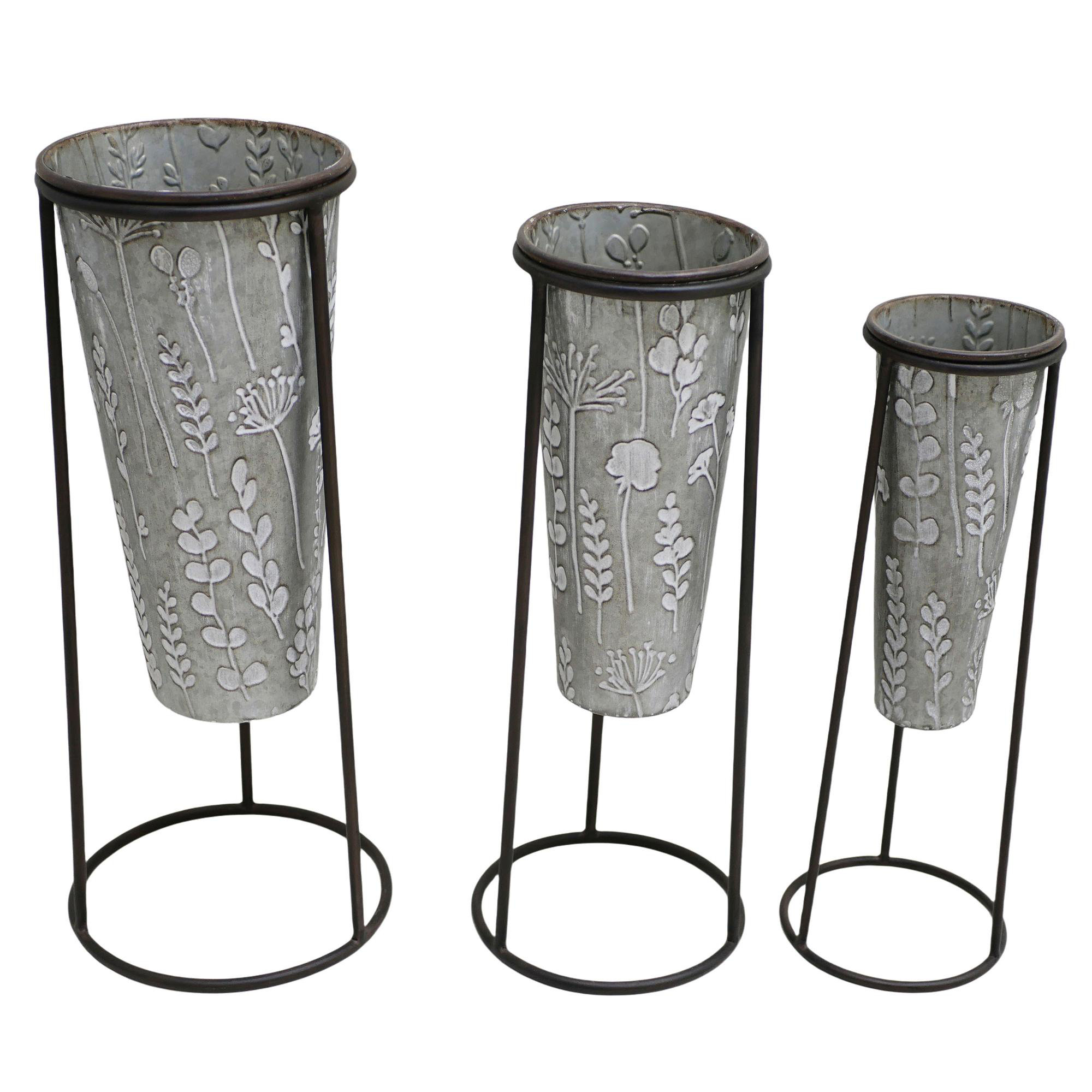 Gracie Oaks VIP Metal 24 in. Gray Flower Buckets in Frame Set of 3 ...