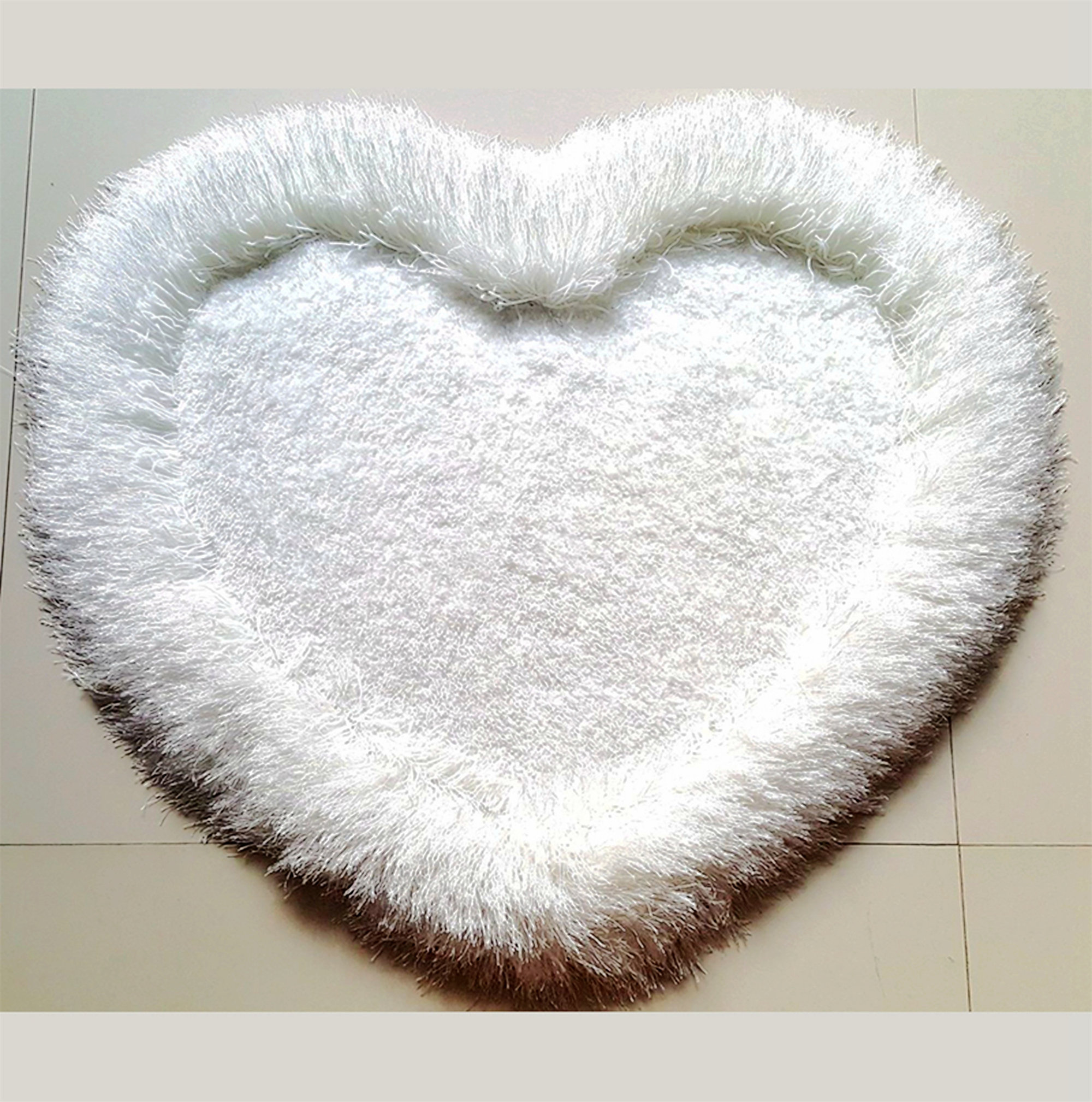 Everly Quinn Heart Shape Hand Tufted 4-Inch Thick Shag Area Rug ...