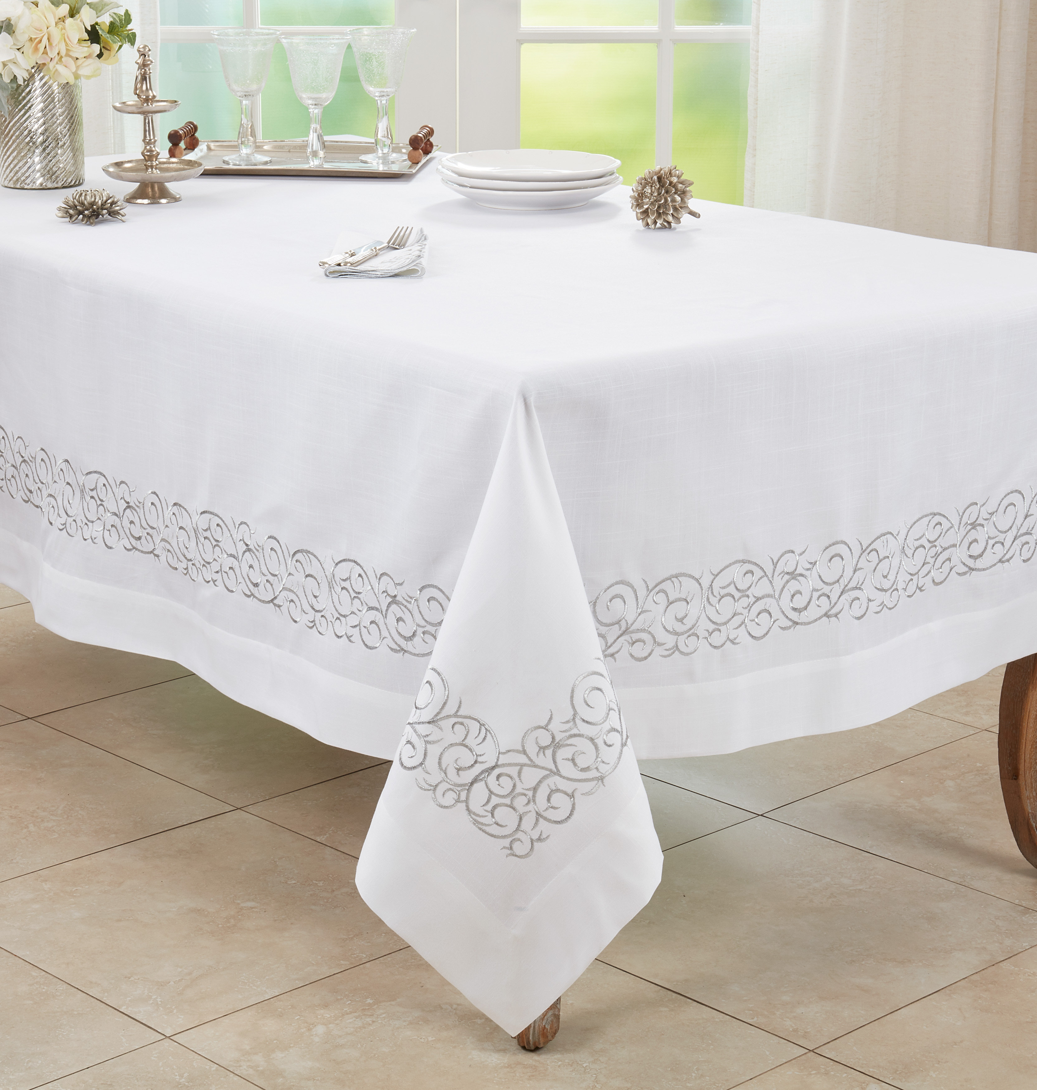 Charlton Home® Erikki Tablecloth & Reviews | Wayfair