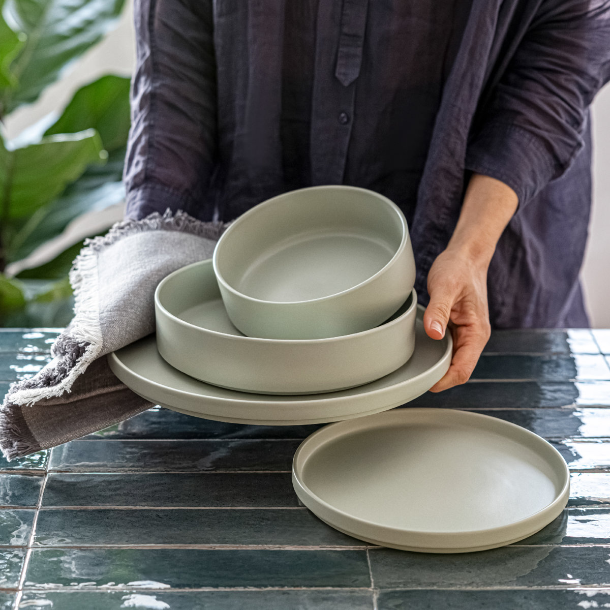 over&back Stackable 16-Piece Semi Hand-Finished Stoneware Dinnerware ...