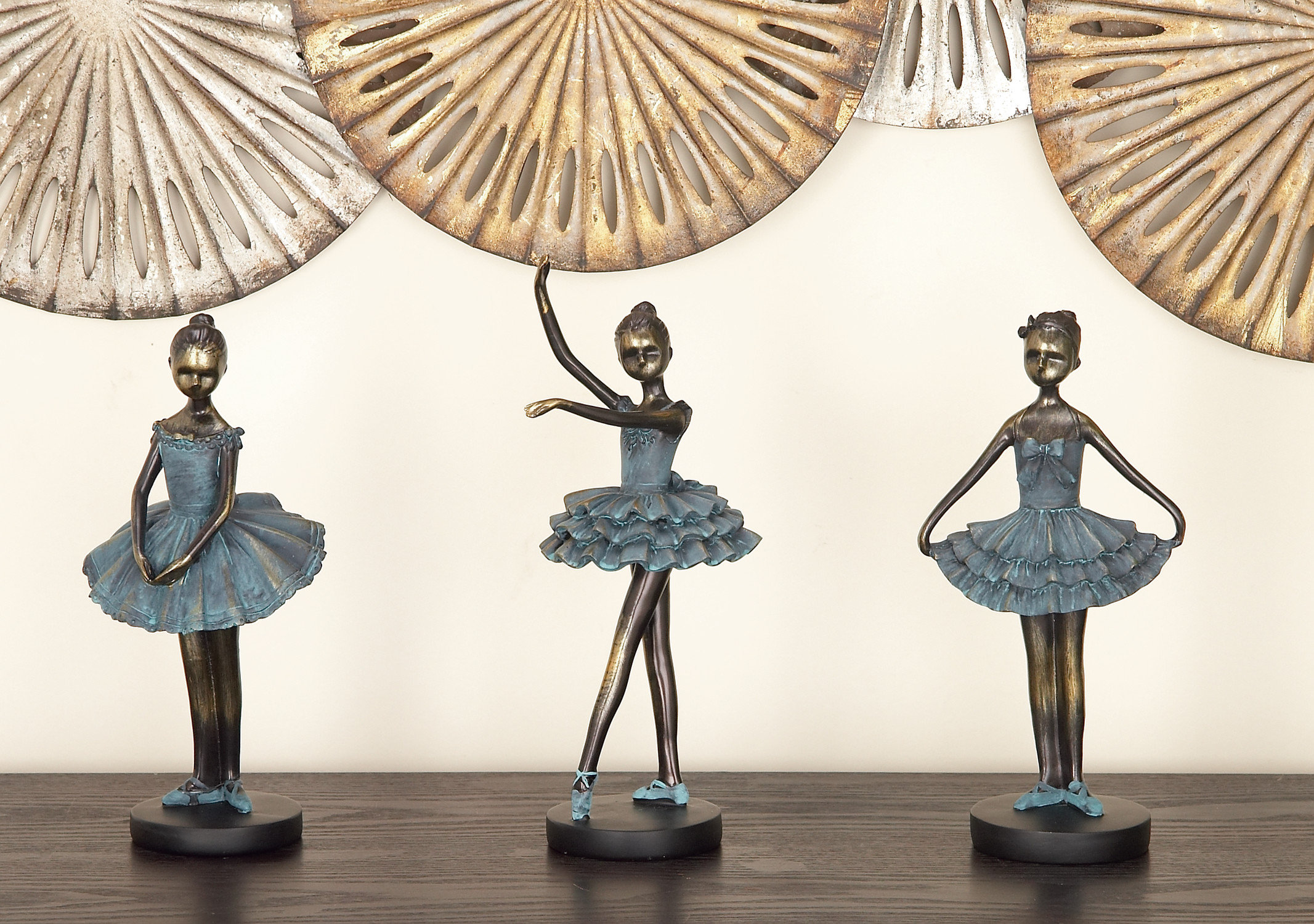 Red Barrel Studio® Gasperoni People Figurines & Sculptures - Wayfair Canada