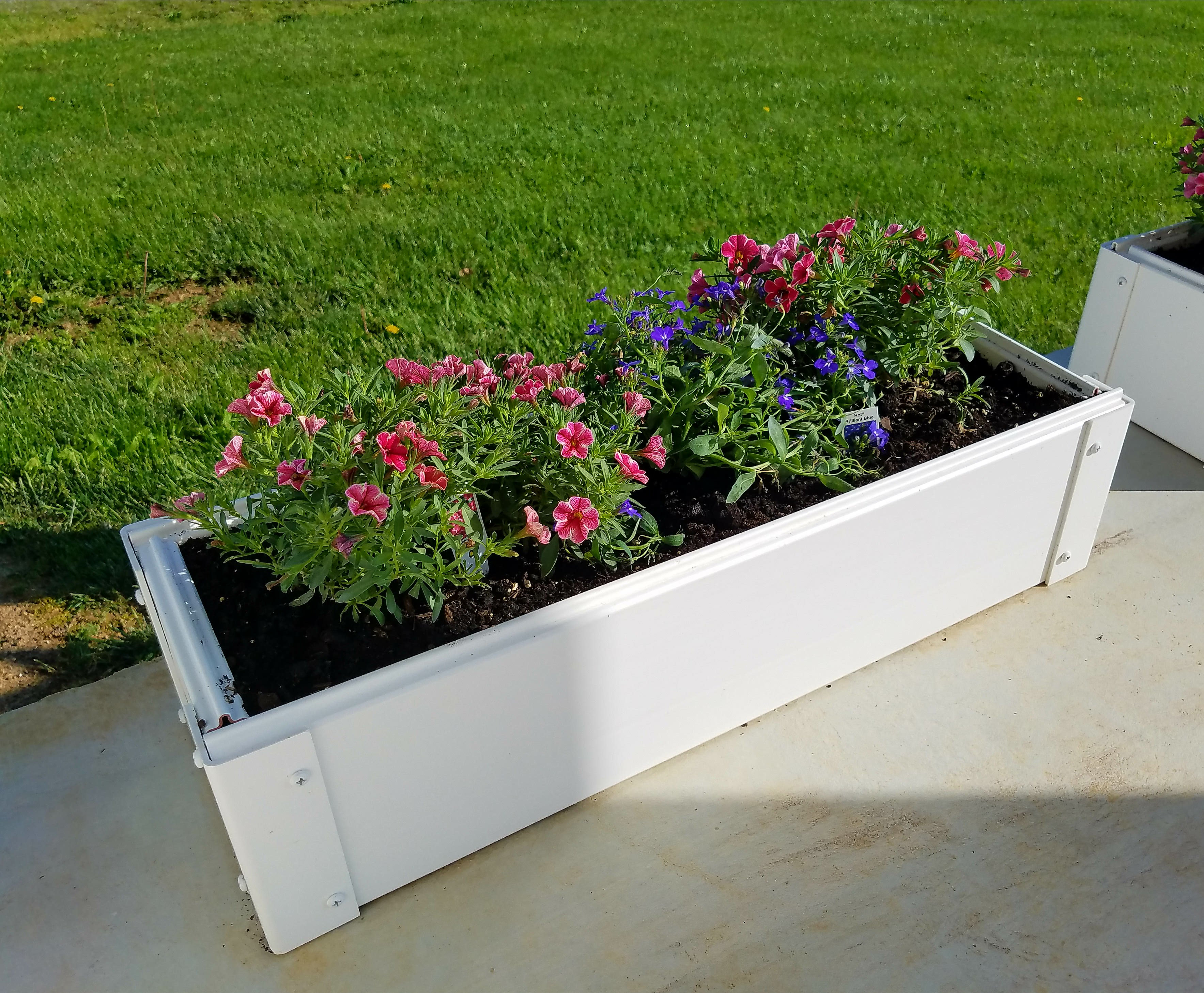Gracie Oaks Jasonville Vinyl Raised Garden Bed & Reviews - Wayfair Canada