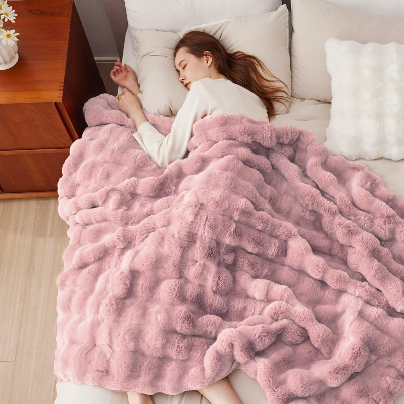 HERVEY Extra Soft Fuzzy Faux Fur Throw Blanket, Thick Warm Bubble Throw ...