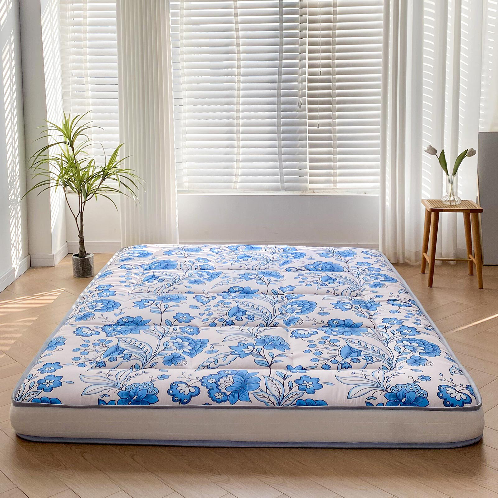 Red Barrel Studio Lanice 6'' Thick Blue Flower Pattern Japanese Futon ...