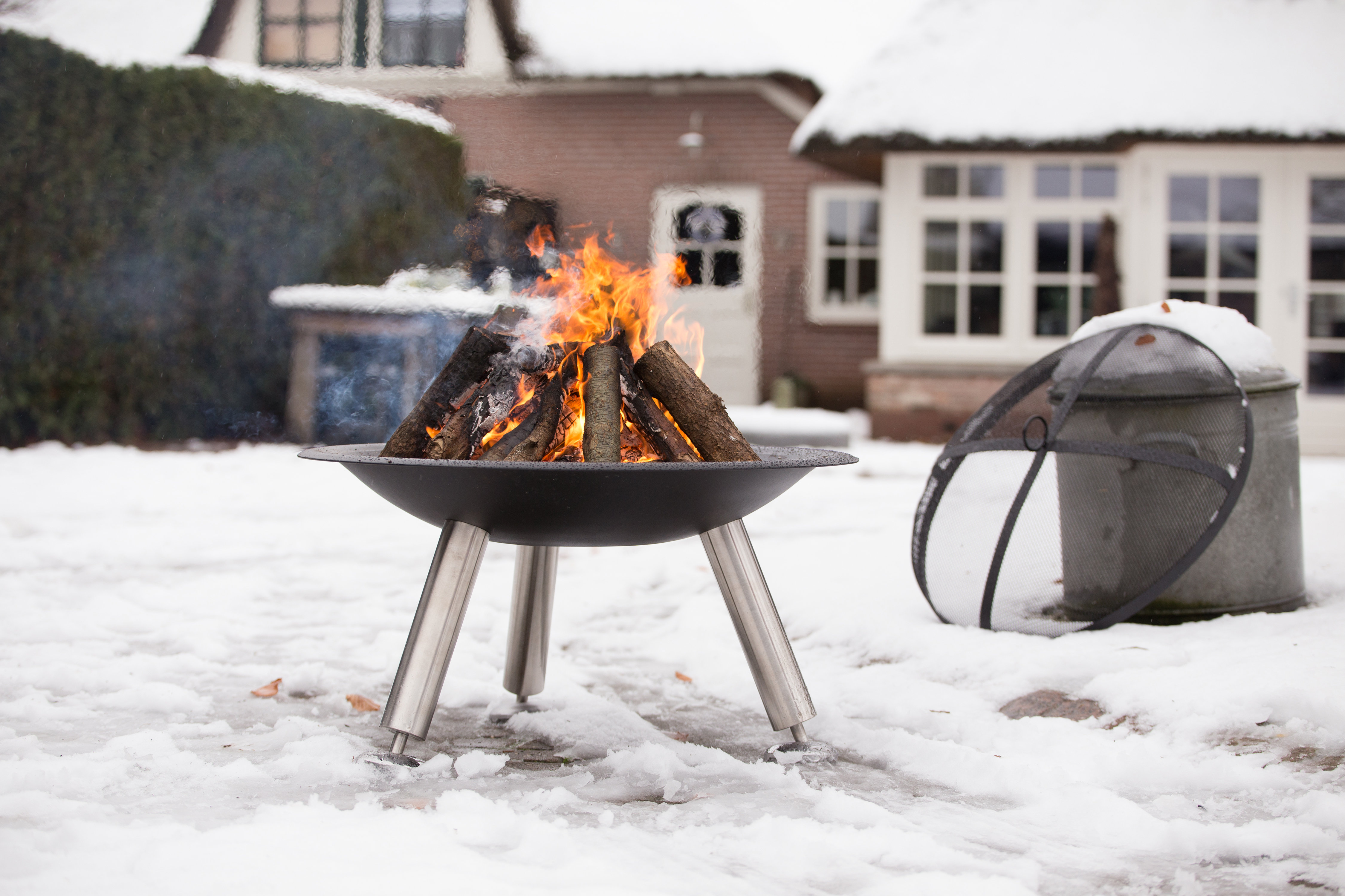 Dakota Fields Bohdana 60 Cm H x 76 Cm W Steel Wood Burning Outdoor Fire ...