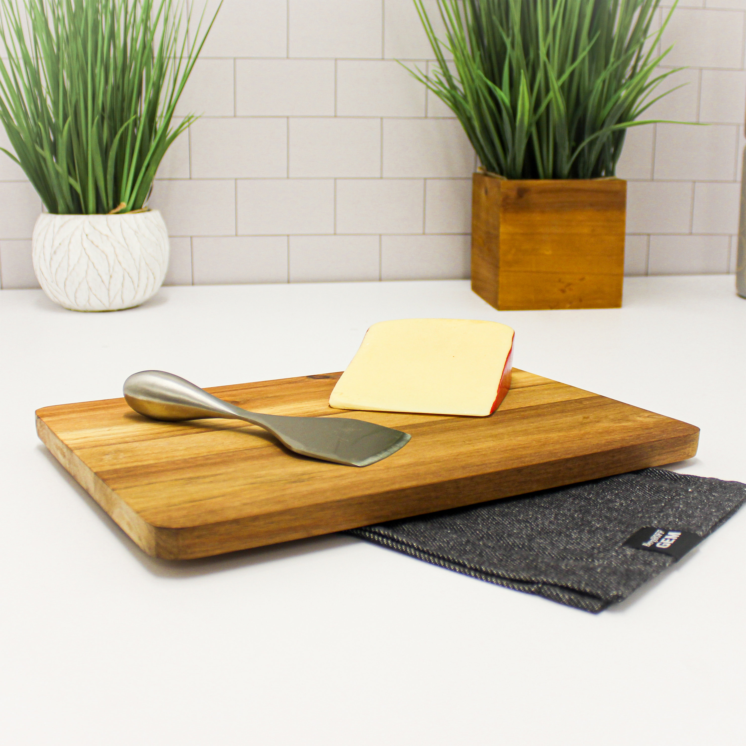 BergHOFF Bamboo 2Pc Wavy Board & Aaron Probyn Cheese Knife Set ...