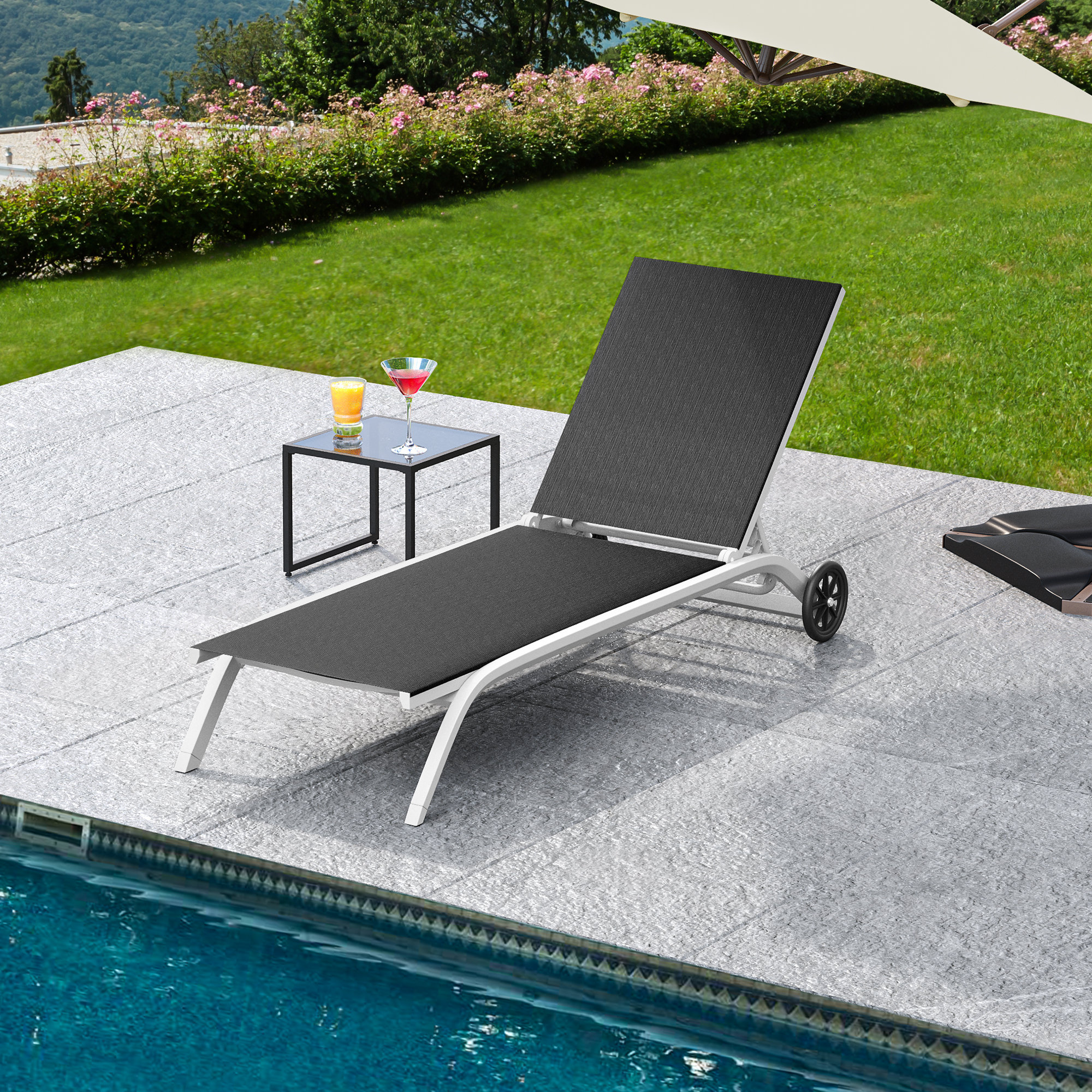 Ebern Designs Chaises longues d'extérieur avec roues, chaises longues ...