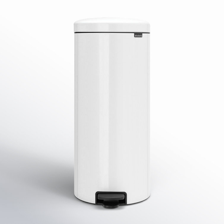 Brabantia NewIcon Step On Trash Can, 8 Gallon (30 Liter) & Reviews ...