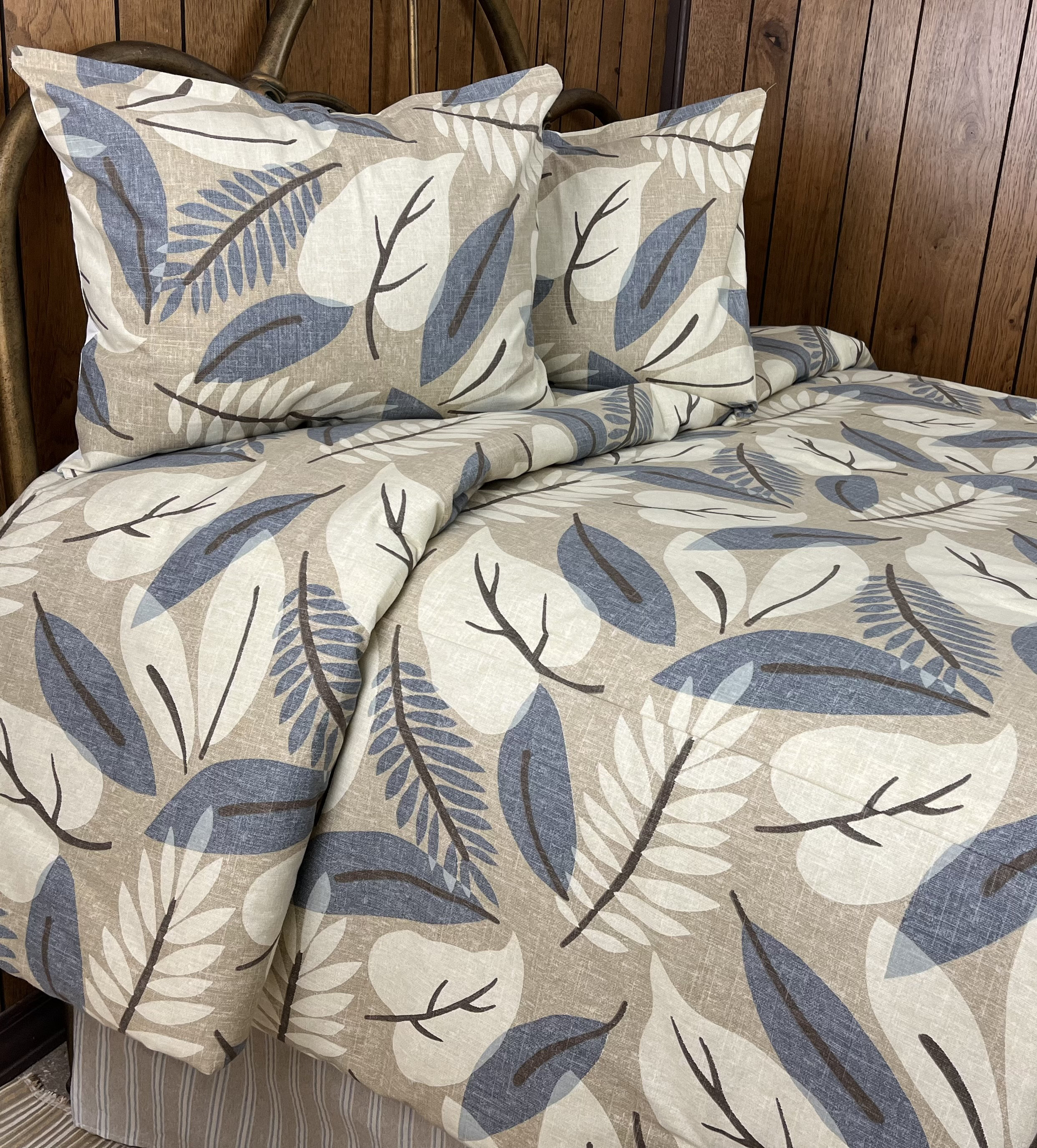 Victor Mill Lydia leaves blue comforter set with bedskirt | Wayfair
