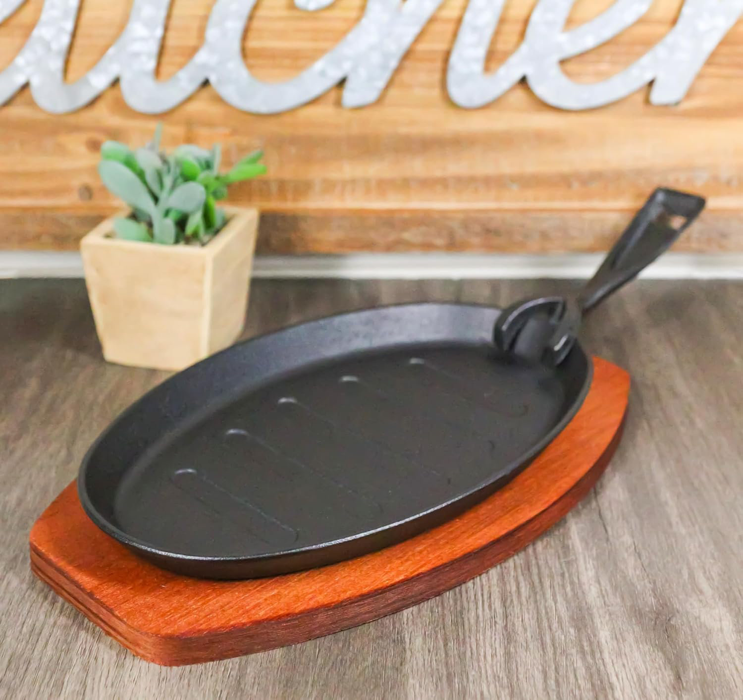 Mint Pantry® Personal Size Cast Iron Oval Fajita Steak Pan Skillet With ...