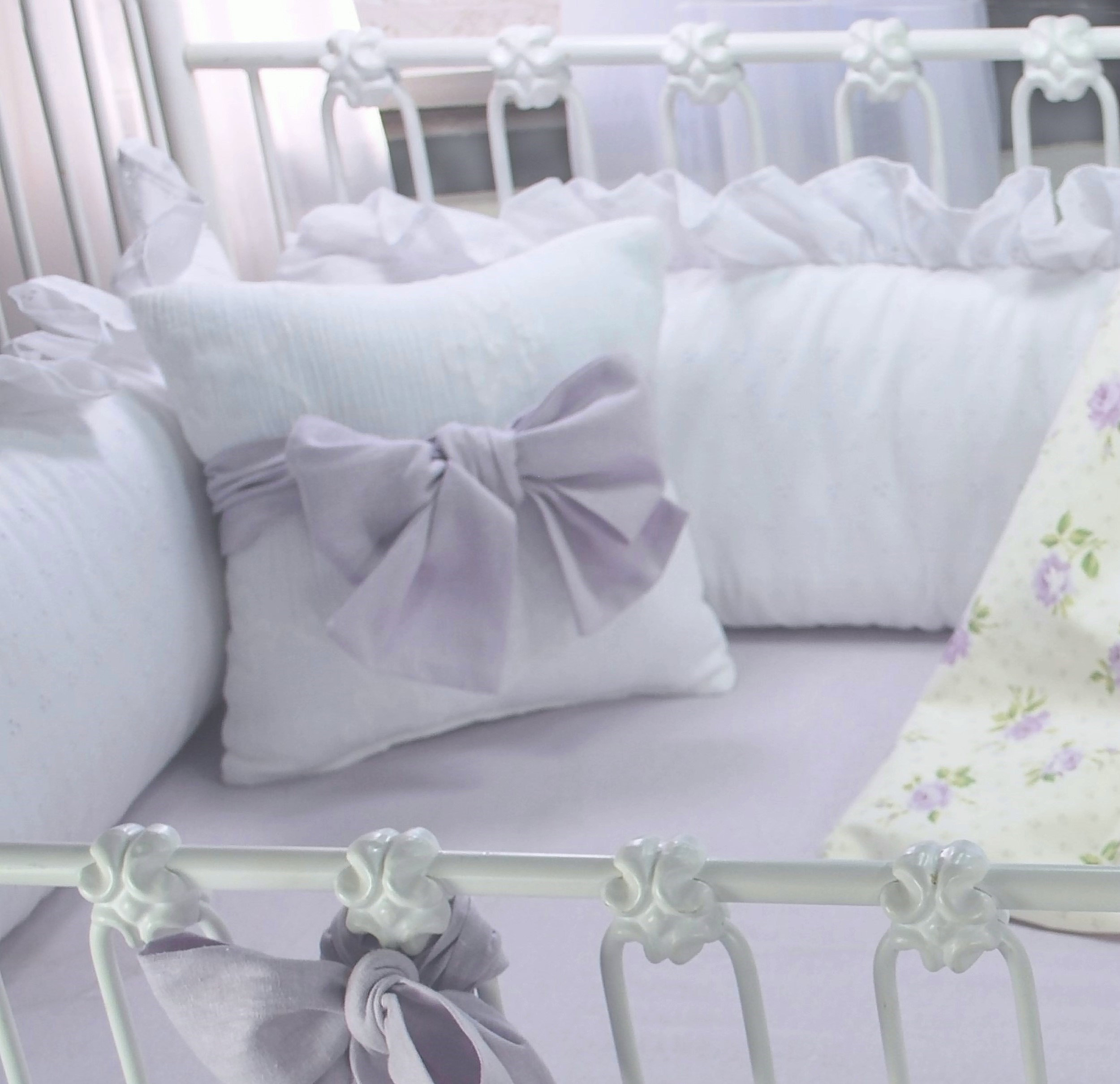 Blueberrie Kids White Eyelet Pillow/insert with Lavender Linen Bow ...