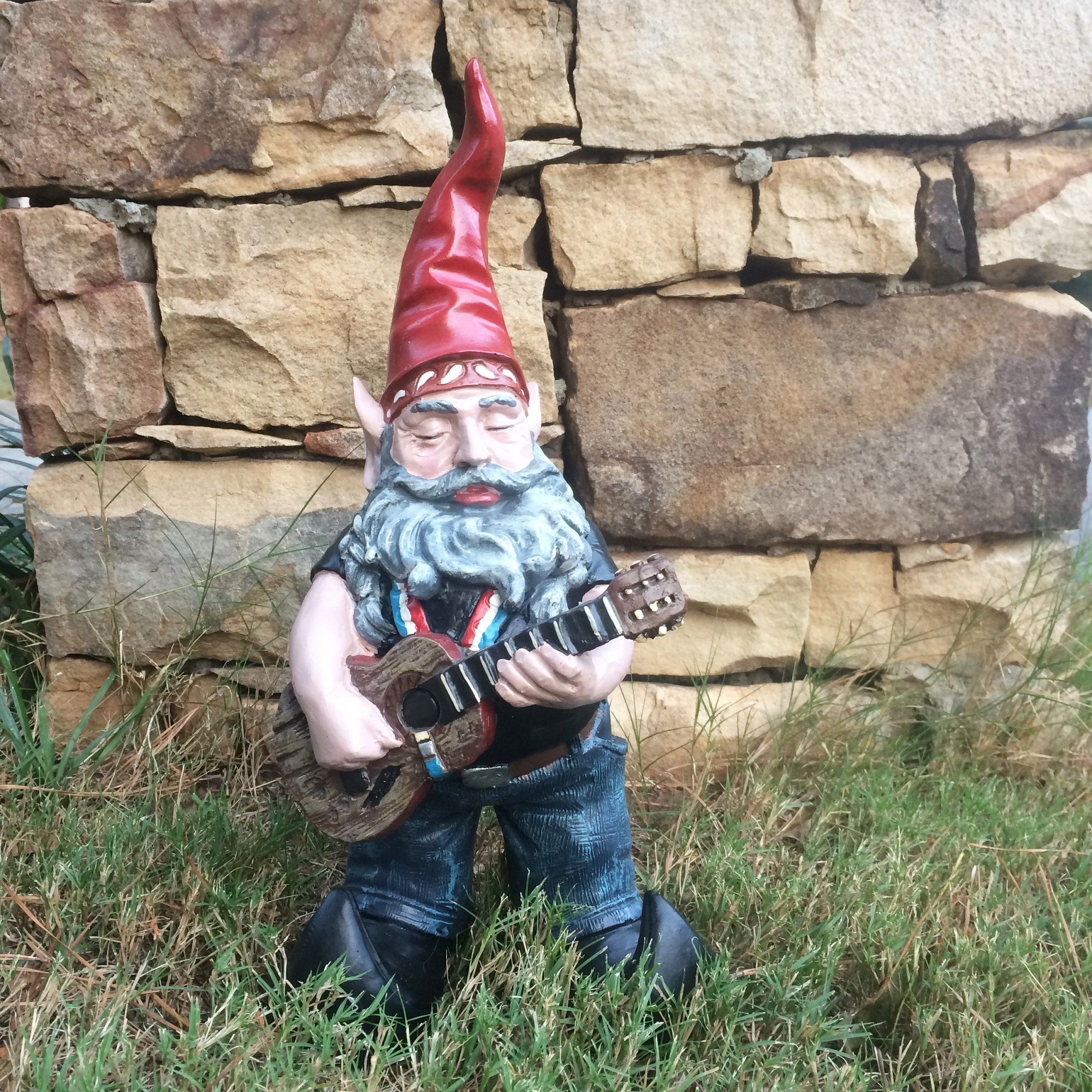 HomeStyles Nowaday Gnome Willie Elfson the Country Star Garden Statue ...