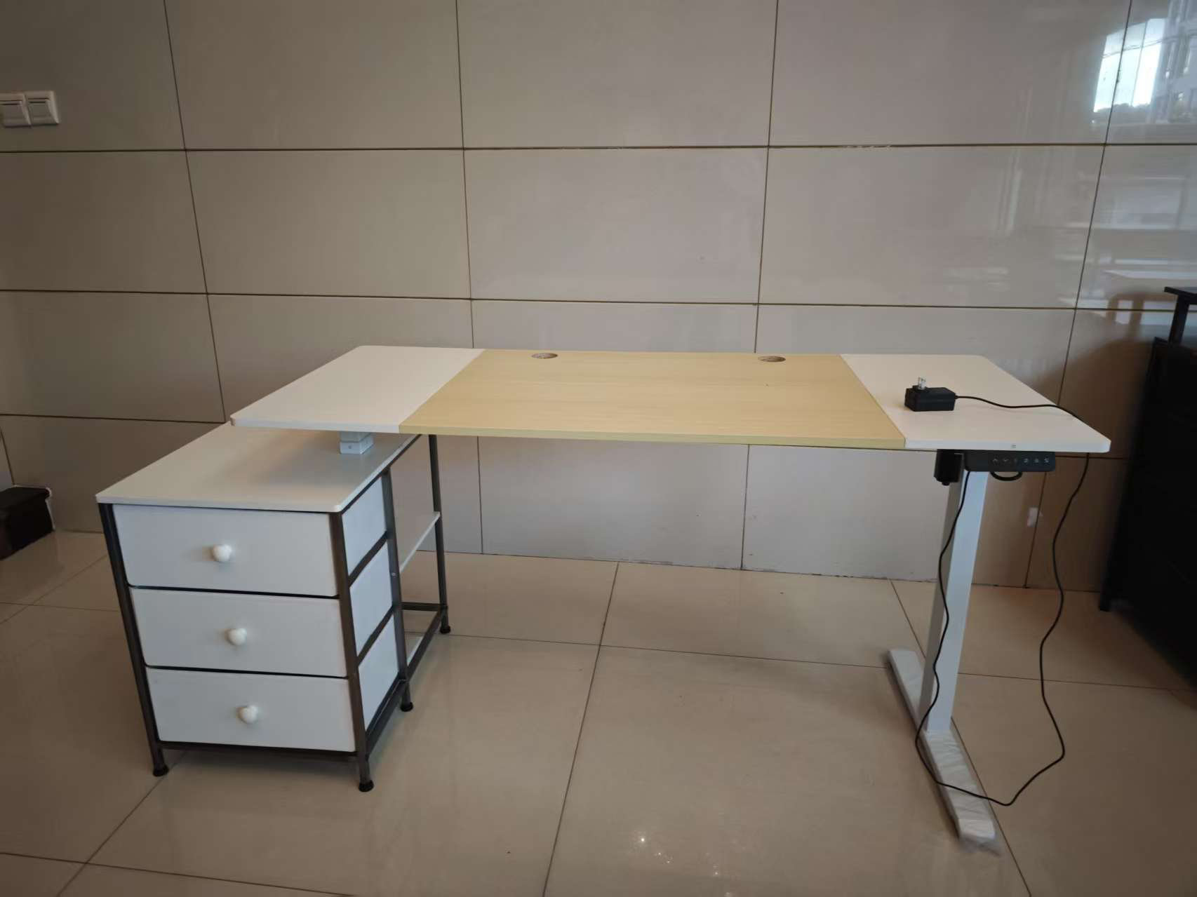 REAHOME 48 Inch Gaming Desk with File Drawers and Charging Station ...