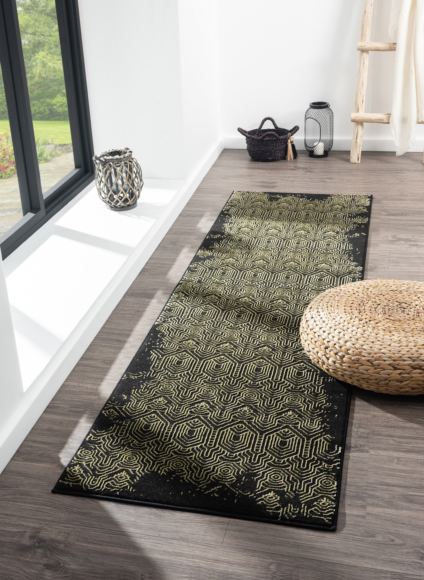 MDA RUG IMPORTS Ksamil Geometric Abstract Area Rug In Black/Gold | Wayfair