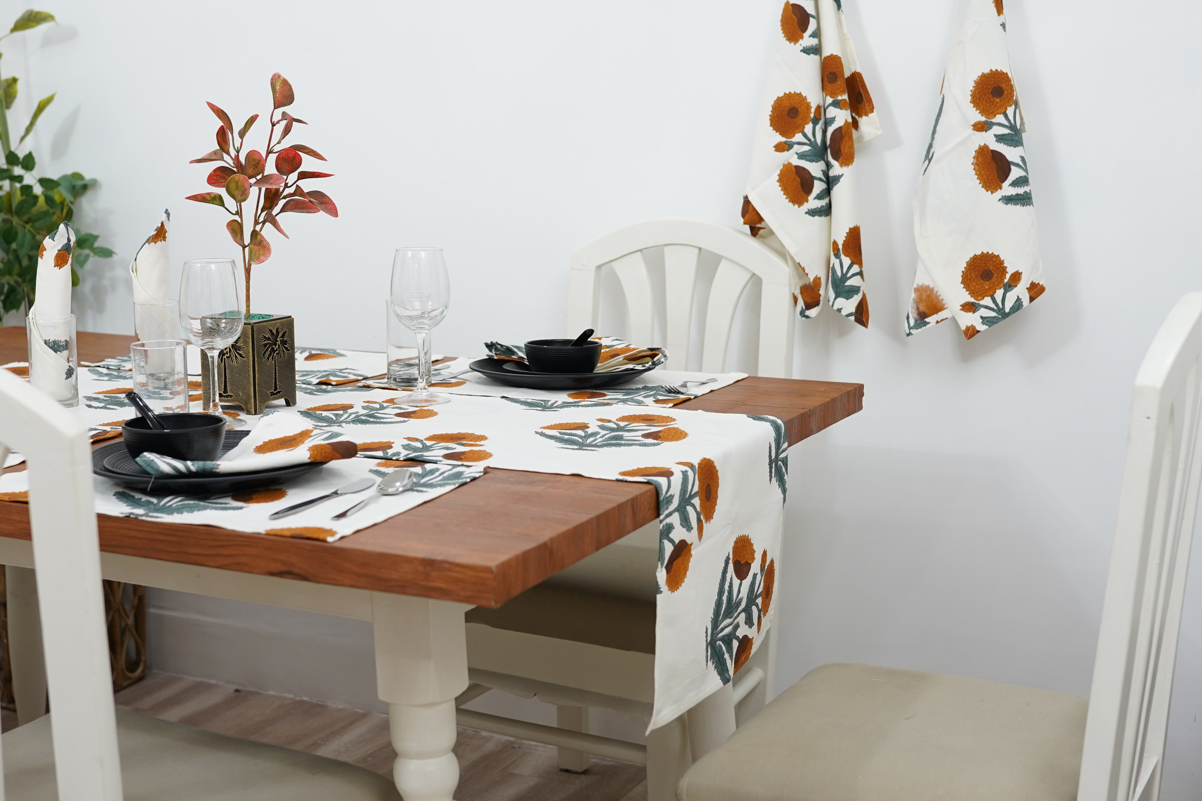 Red Barrel Studio® Kitchen table runner, Table centerpiece, Badshah ...