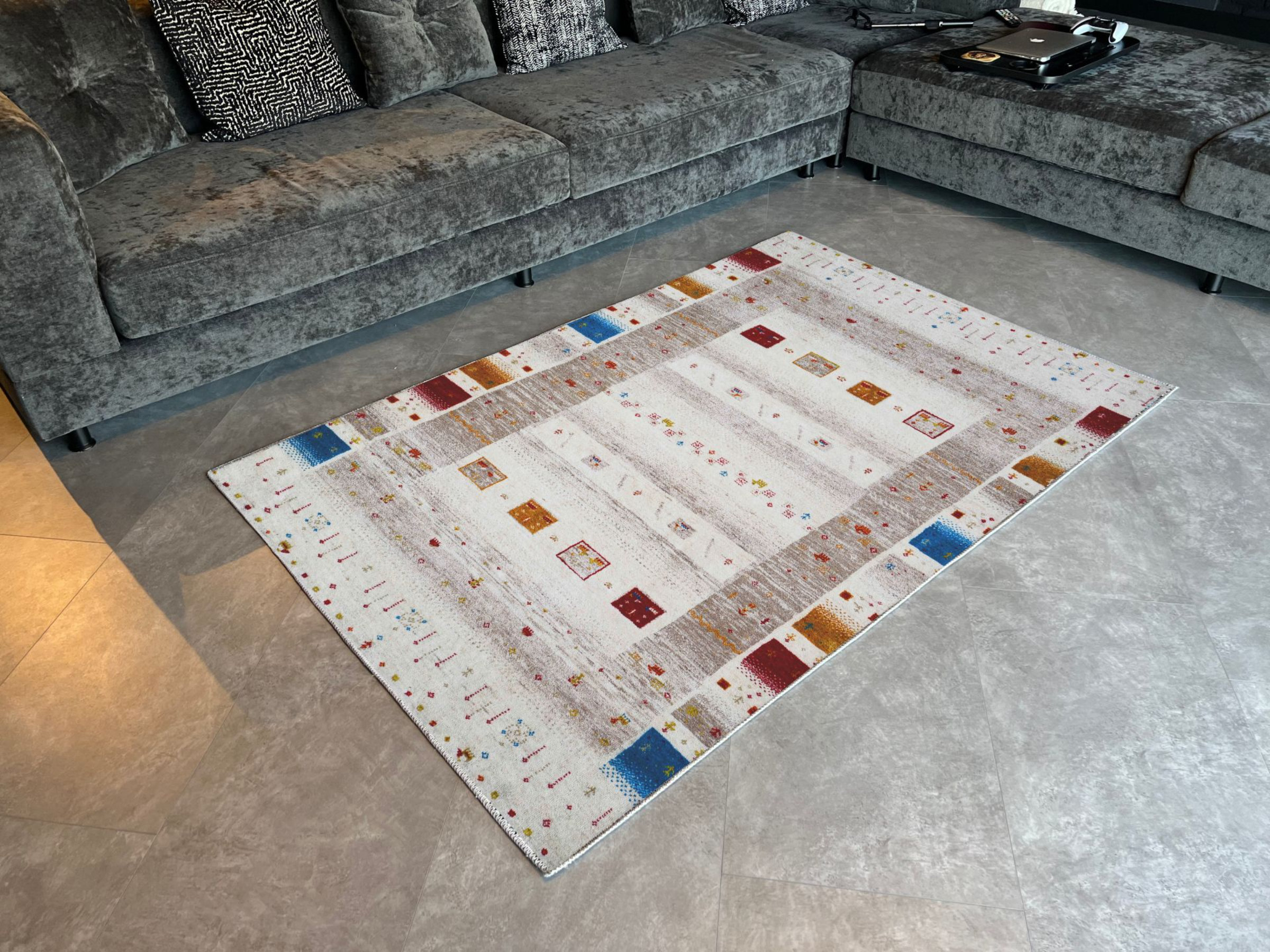 Union Rustic Izhan Digital Print Carpet Beige Burgundy Color ...