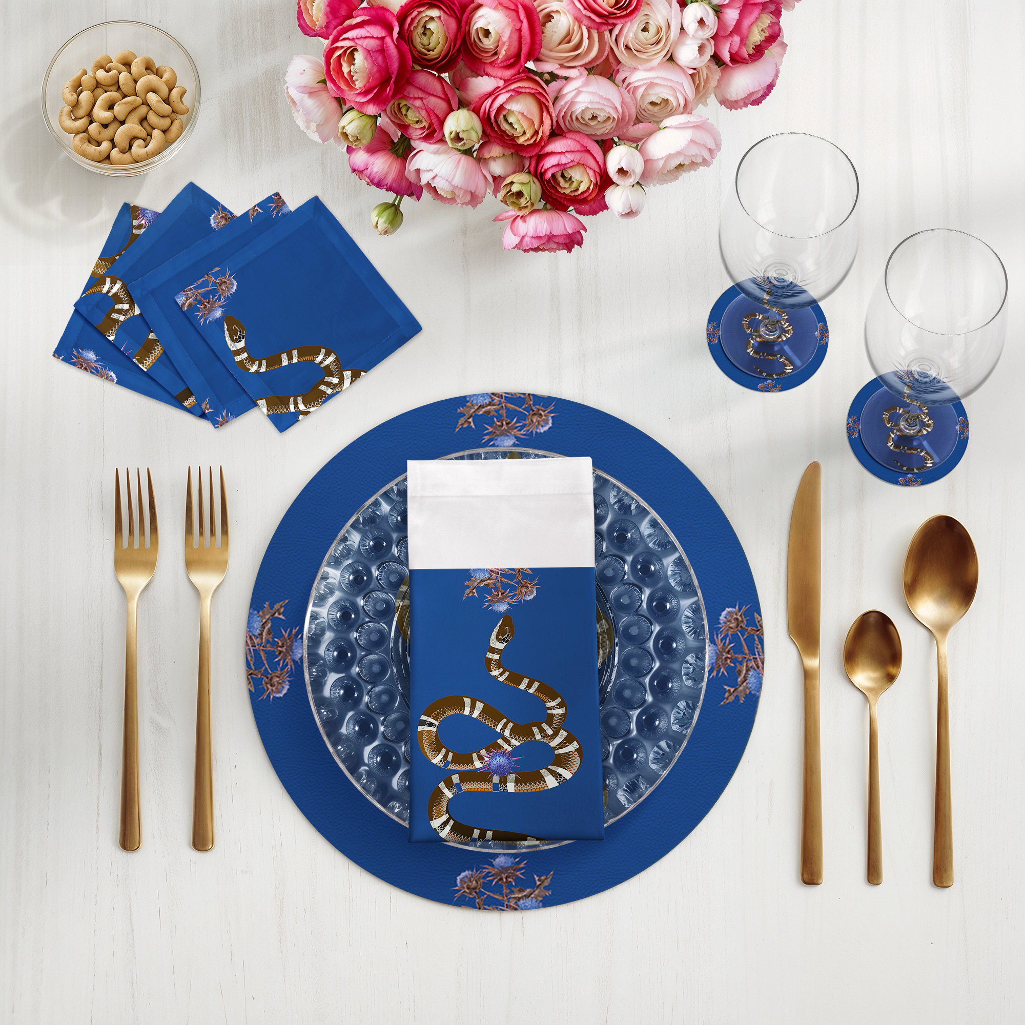 Nicolette Mayer Napperon en cuir Thistle and Snake - Wayfair Canada