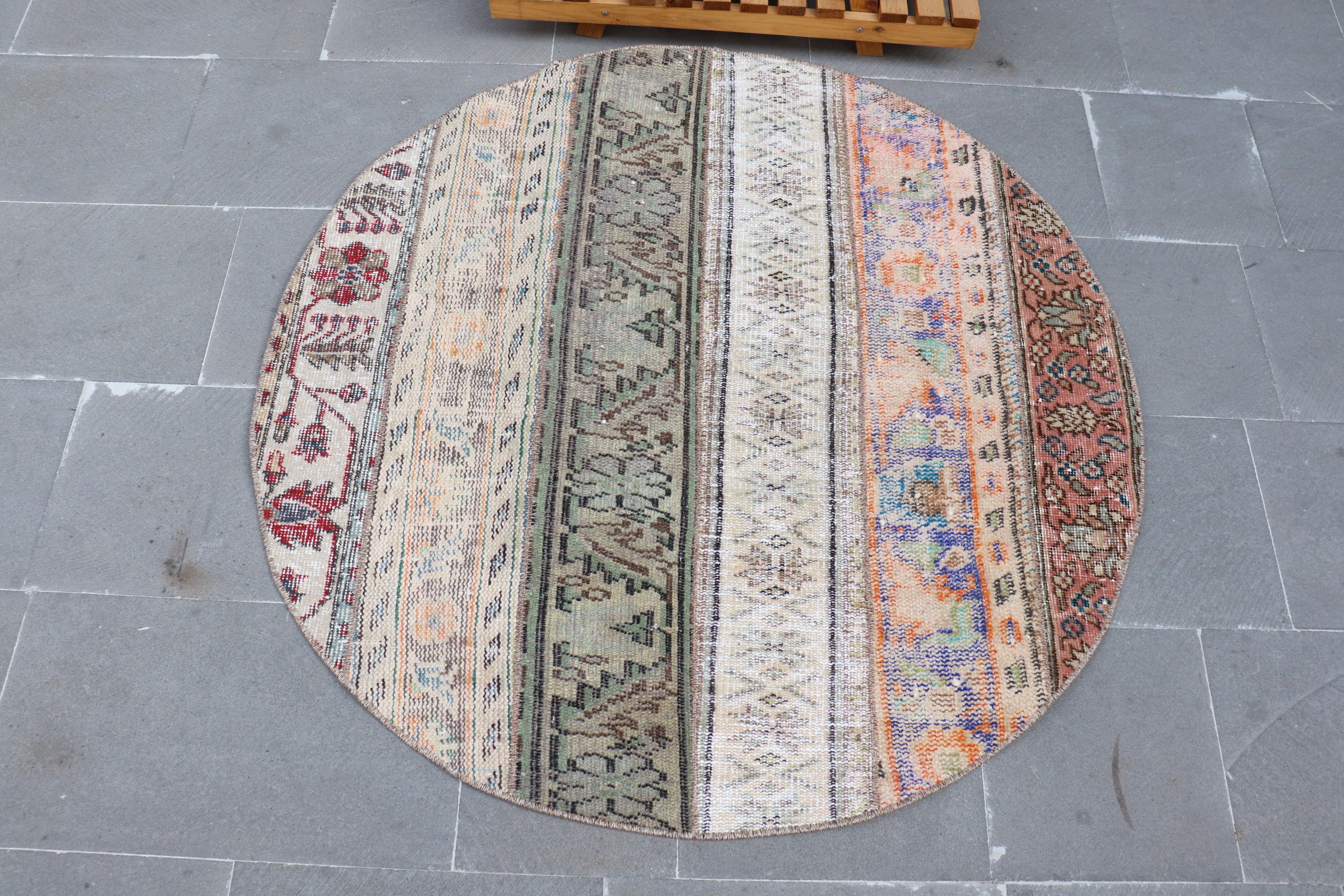Bungalow Rose Vintage Handmade Turkish Oushak Rug - Small Round Antique ...