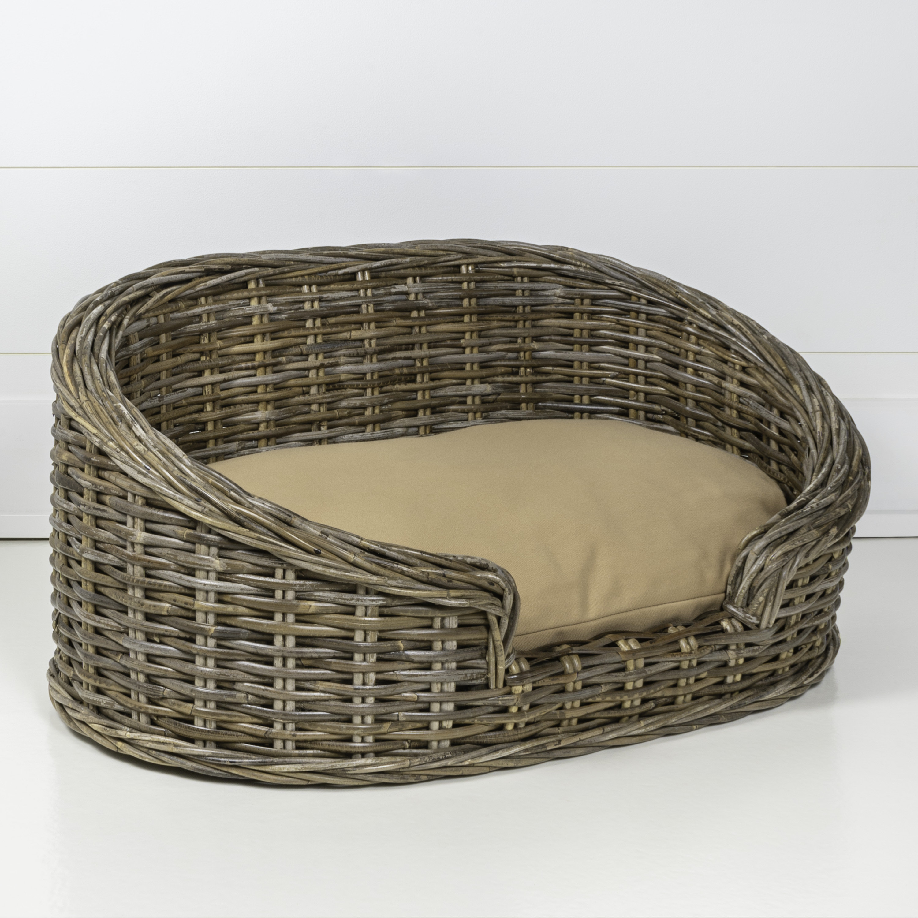 Tucker Murphy Pet™ Curvy Classic Handwoven Rattan Dog Bed with Machine ...
