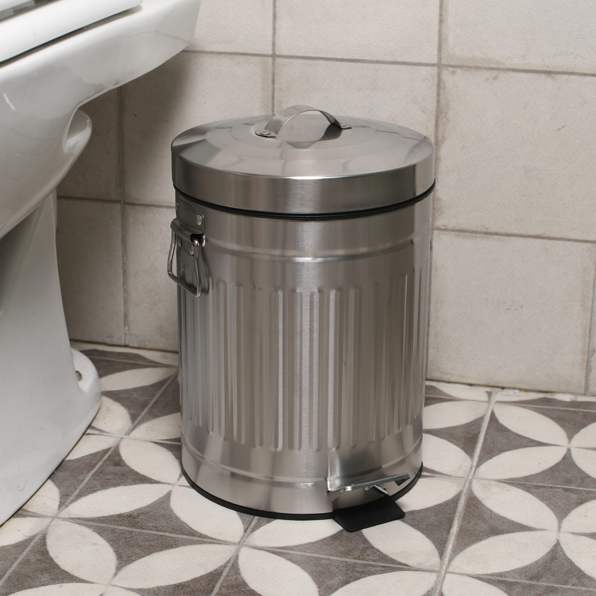 AWENN Galvanized Iron Trash Can 3.2 Gallons - Wayfair Canada