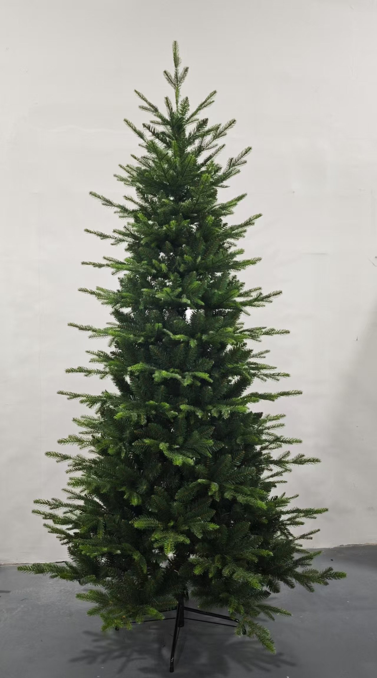Charlton Home® 2025 Christmas PE And PVC Hybrid Automatic Light Tree ...