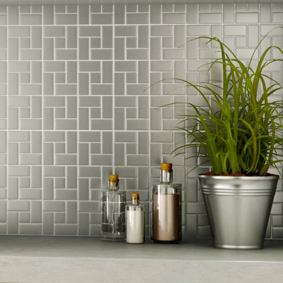 Speed tiles 11.3'' W x 11.3'' L Metal Peel and Stick Mosaic Tile ...