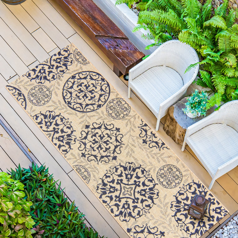 Gertmenian Paseo Emilia Grain Beige/Navy Blue Floral Floating Medallion ...