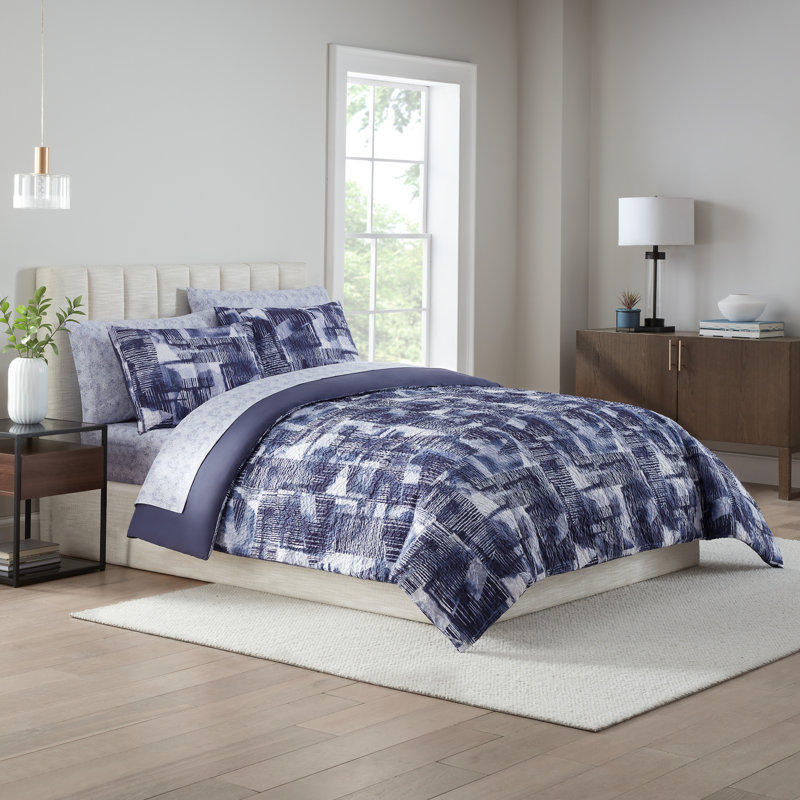 Nine West Nora 7 Piece Geo Printed Texture Bedding Set, Navy & Reviews ...