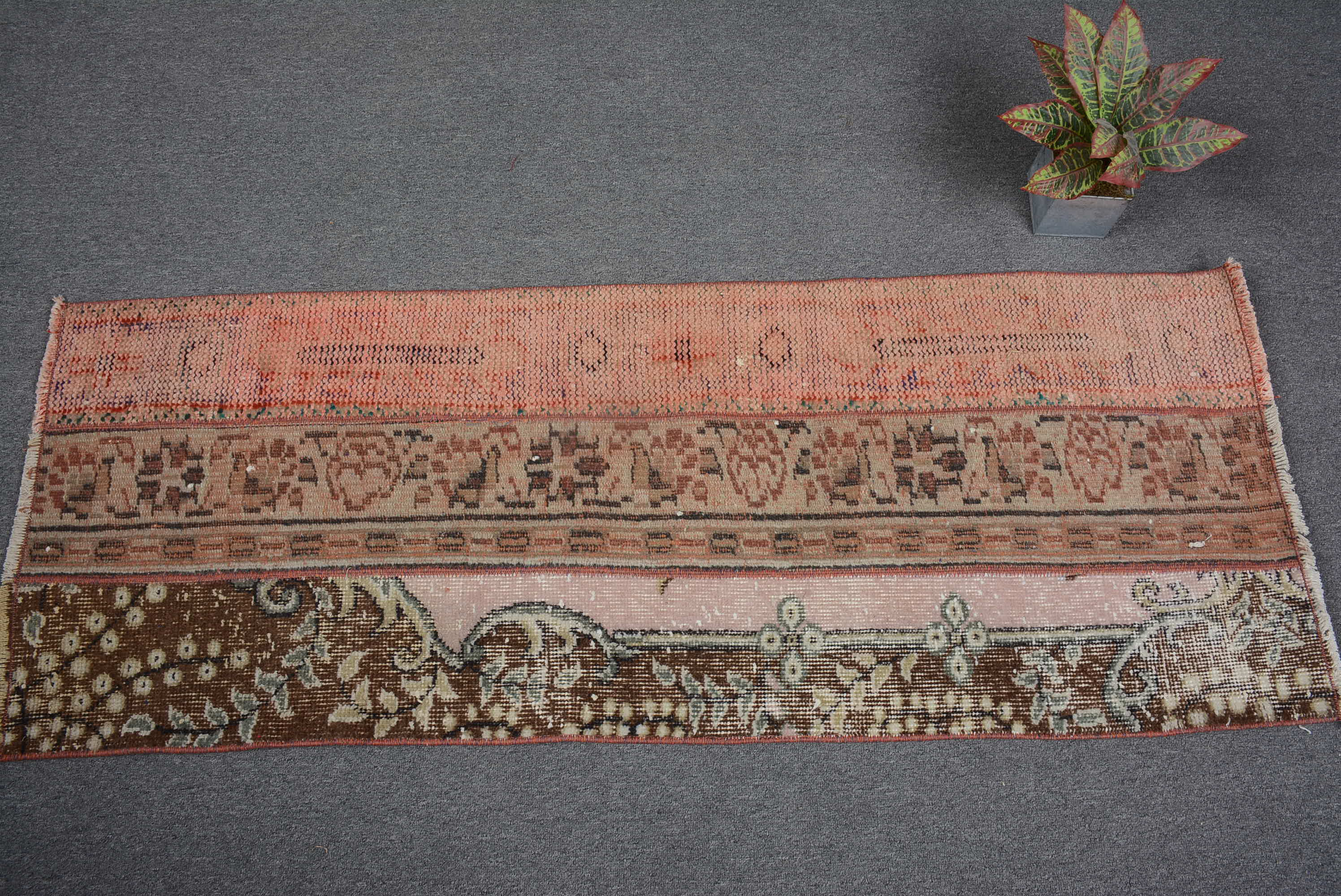 Isabelline 1.9x4.9 ft Small Rugs, Orange Kitchen Rugs, Cool Rug ...