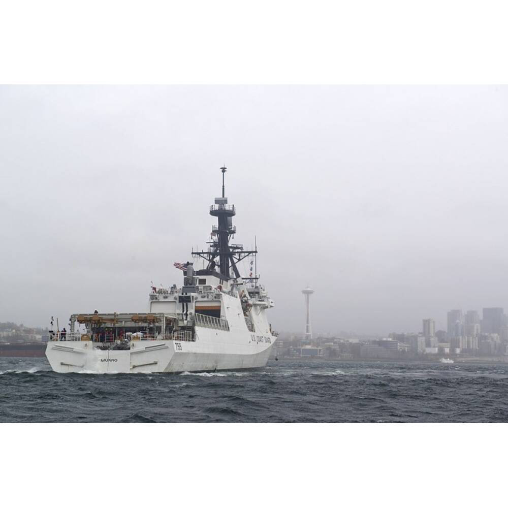 Old Modern Handicrafts USCGC Munro WMSL-755 36 Inches L Ship Model ...