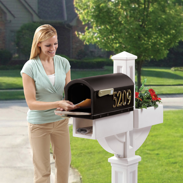 Step2 MailMaster Hudson White Post Mounted Mailbox with Planter ...
