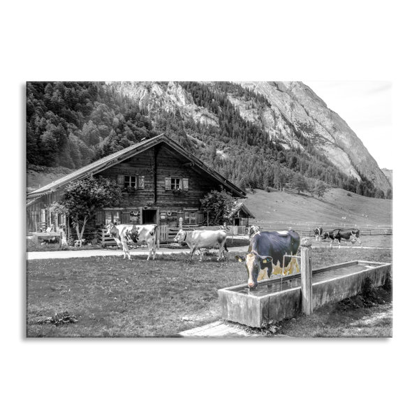 Sommerallee Glasbild Kühe vor Blockhütte auf Alpenweide | Wayfair.de