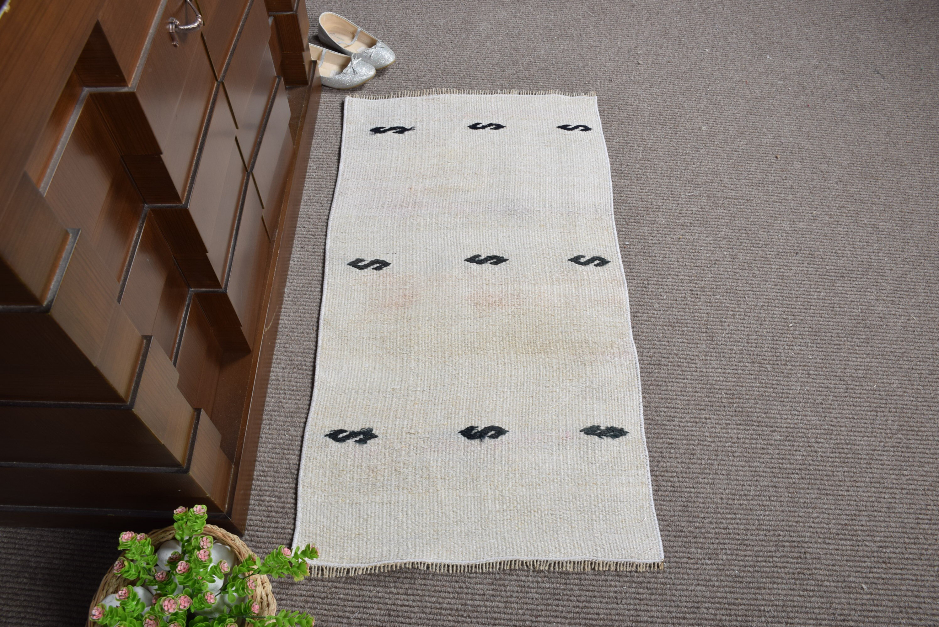 kayra export Stylish Handwoven Turkish Door Mat in Beige with Intricate ...