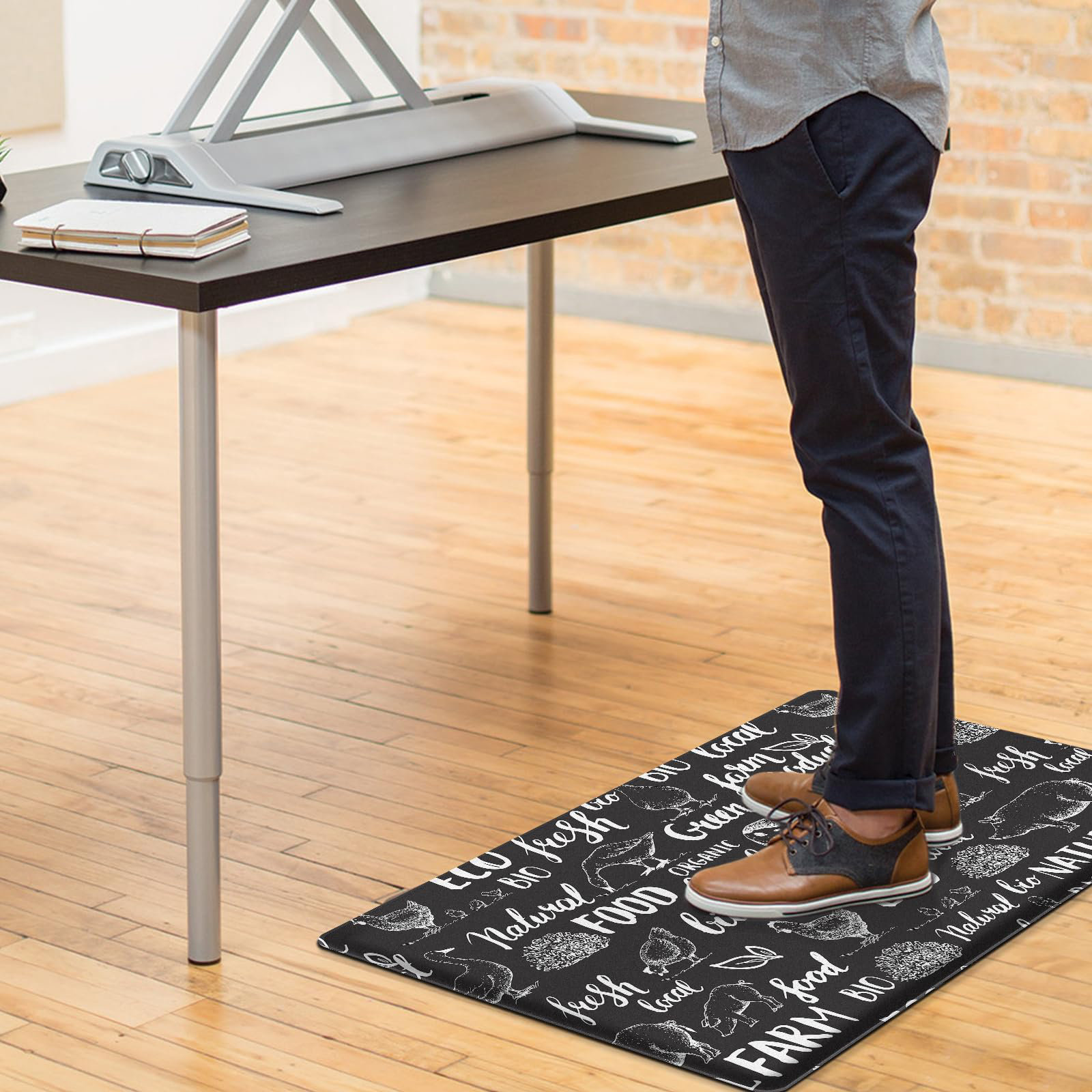 East Urban Home Kyndyl Animal Print Water Resistant Anti-Fatigue Non ...