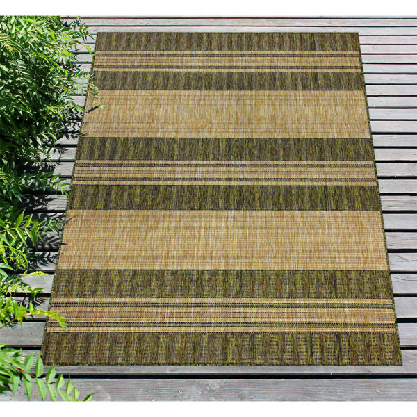 Dovecove Bugbee Machine Woven Green Indoor/Outdoor Rug & Reviews | Wayfair