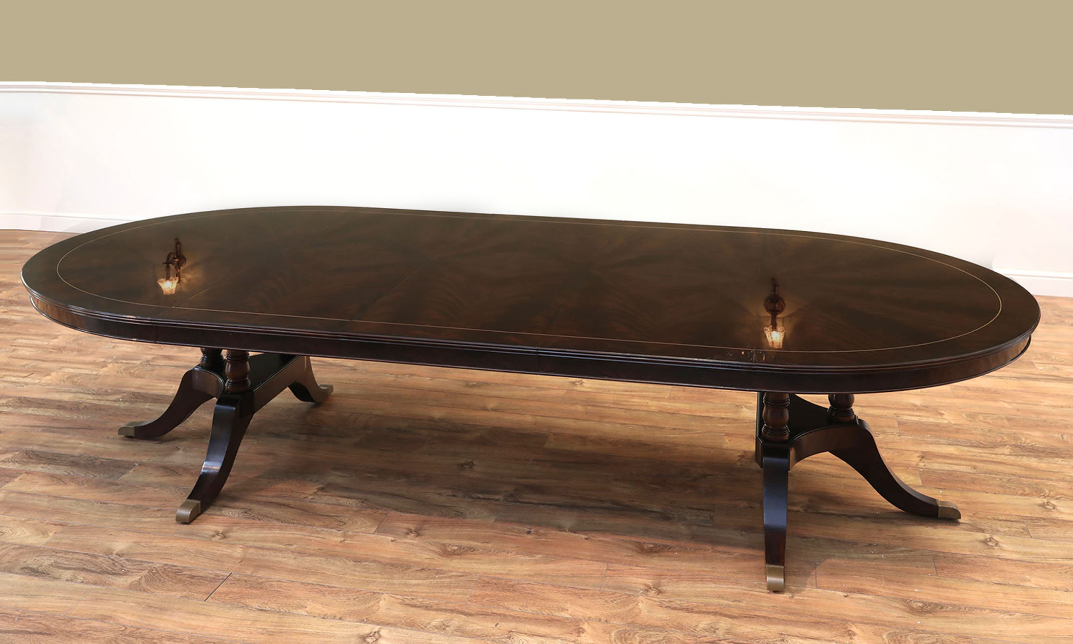 AP Exclusives Round To Oval Expandable Dining Room Table With Leaves ...