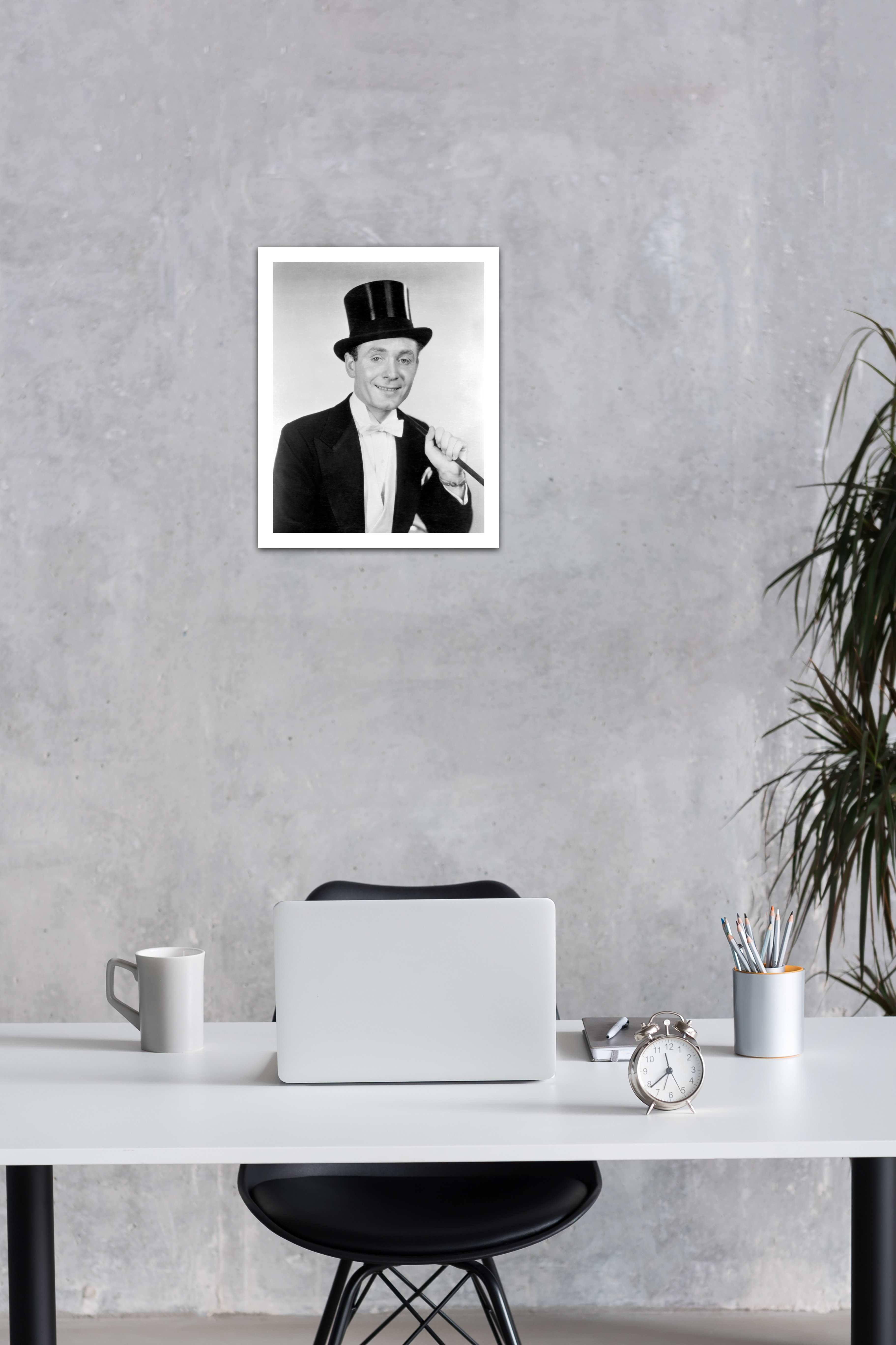 Globe Photos Entertainment & Media Portrait of Smiling Conrad Veidt ...